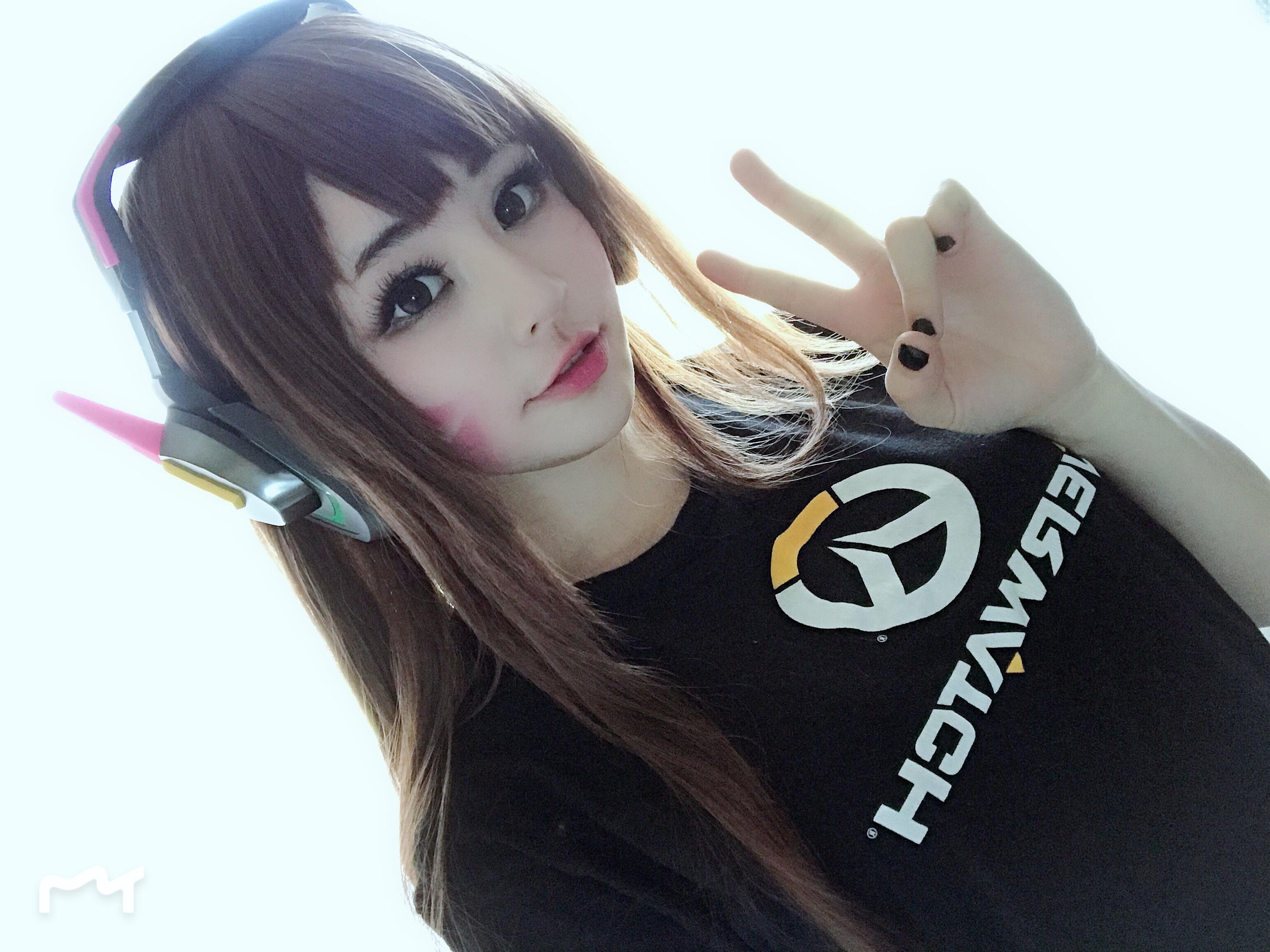 Dva Pictures Scrolller
