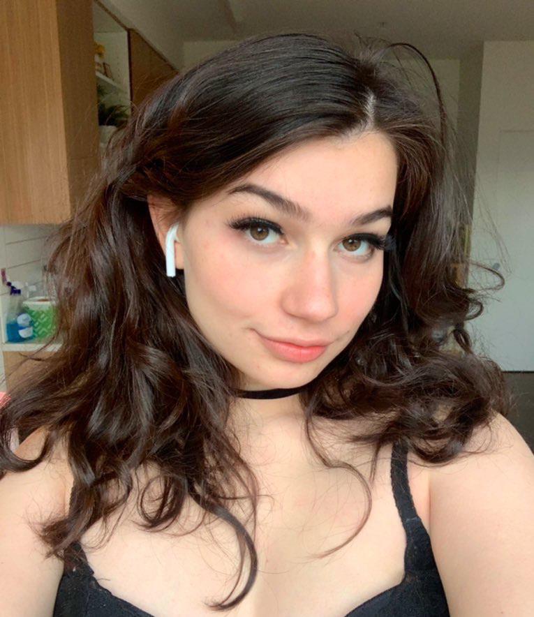 New choker! 🤍 | Scrolller