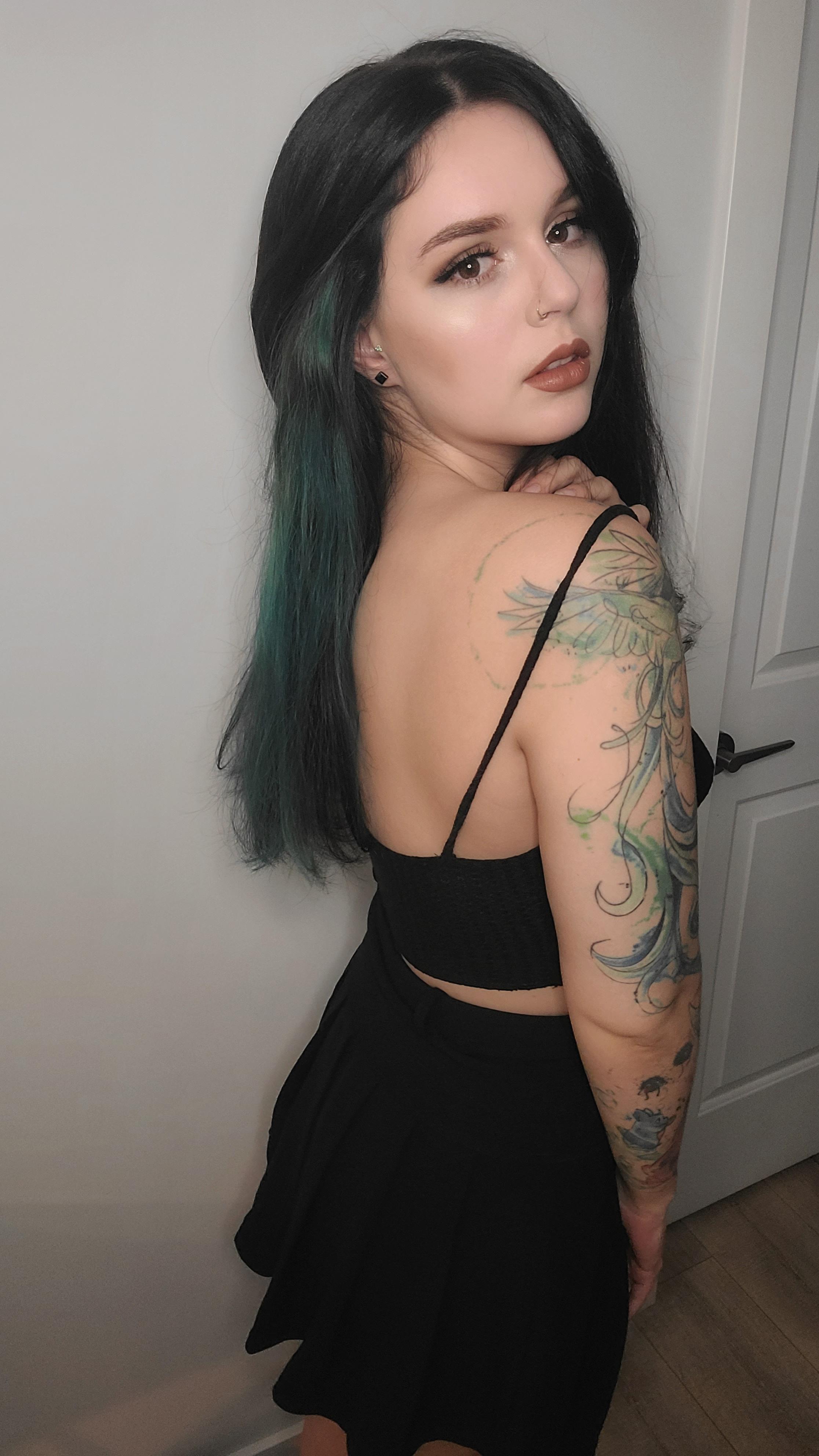 New clothes require selfies 😜😈 | Scrolller