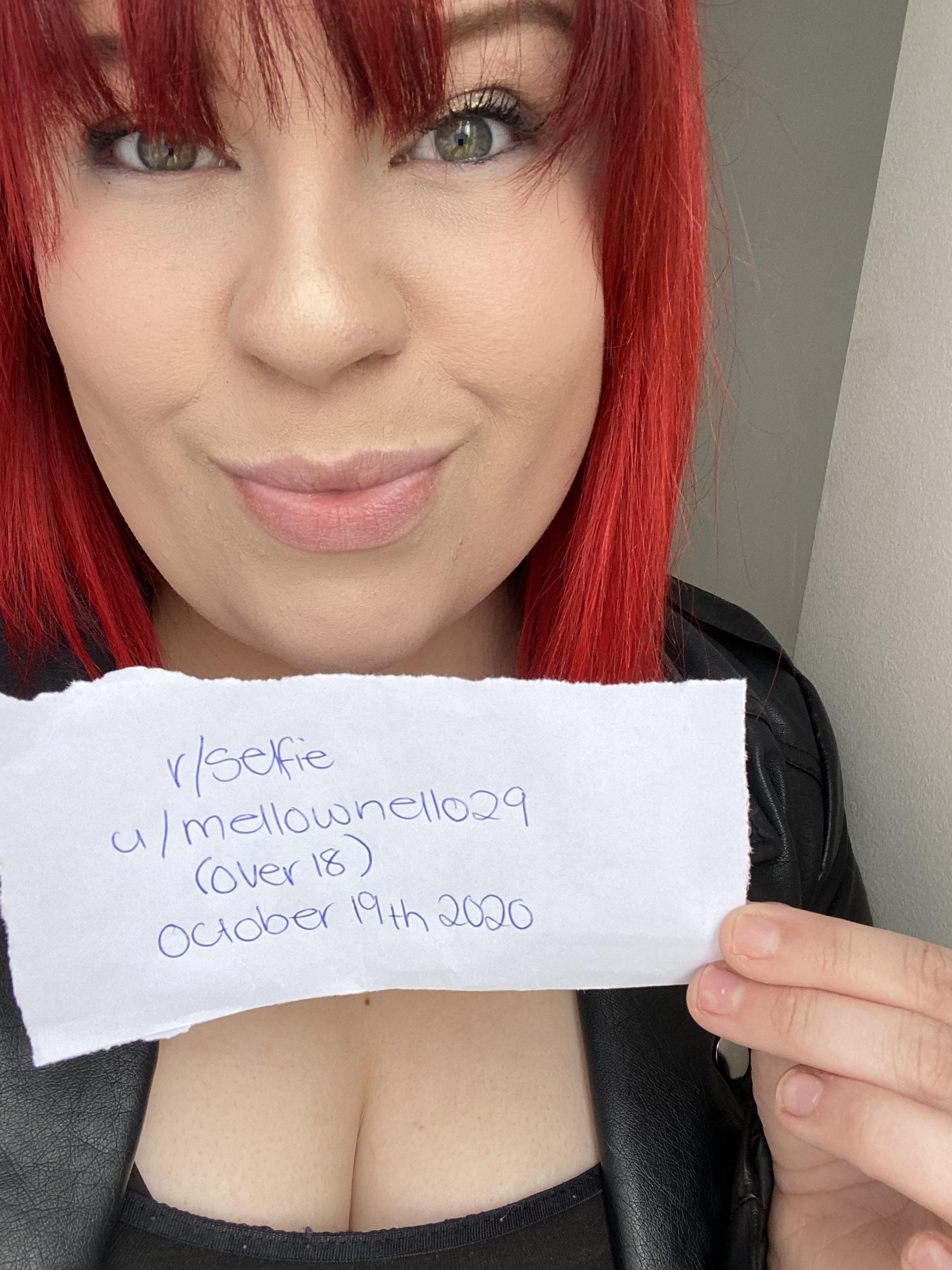 New hair, new phone, new account. (F26) | Scrolller