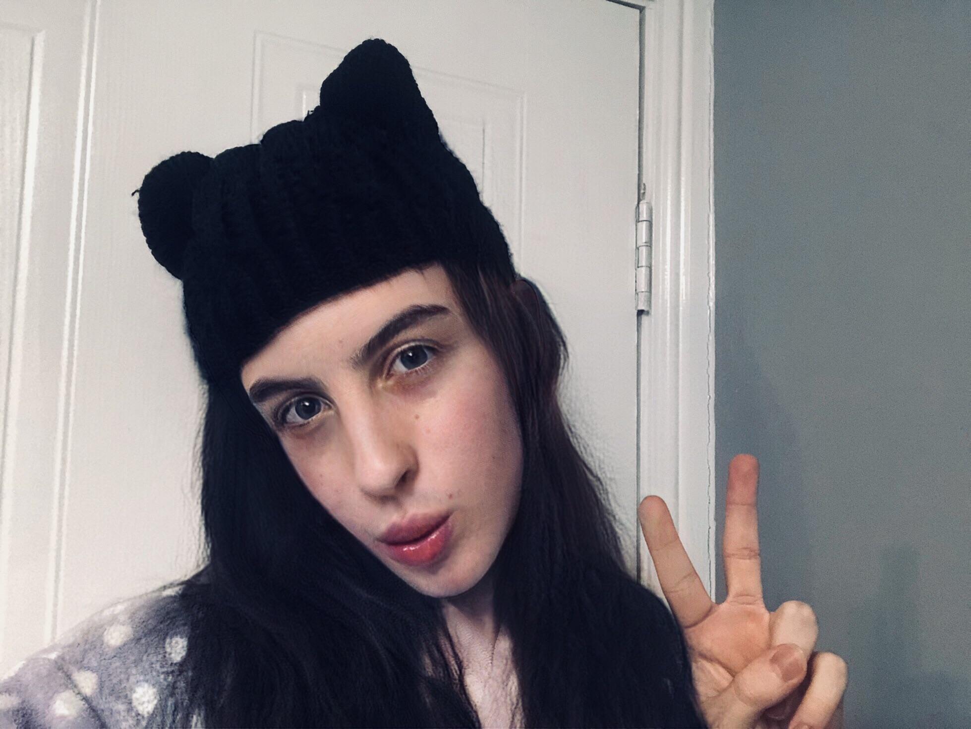 New Hat xxxx DMs open | Scrolller
