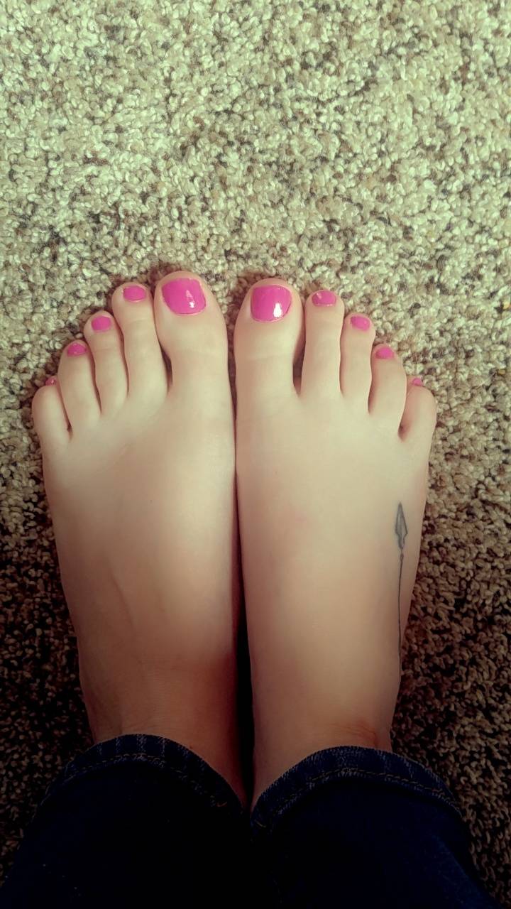 New here, Hello😃 | Scrolller