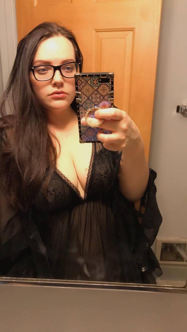 New here! Hello everyone. So many beautiful ladies | Scrolller