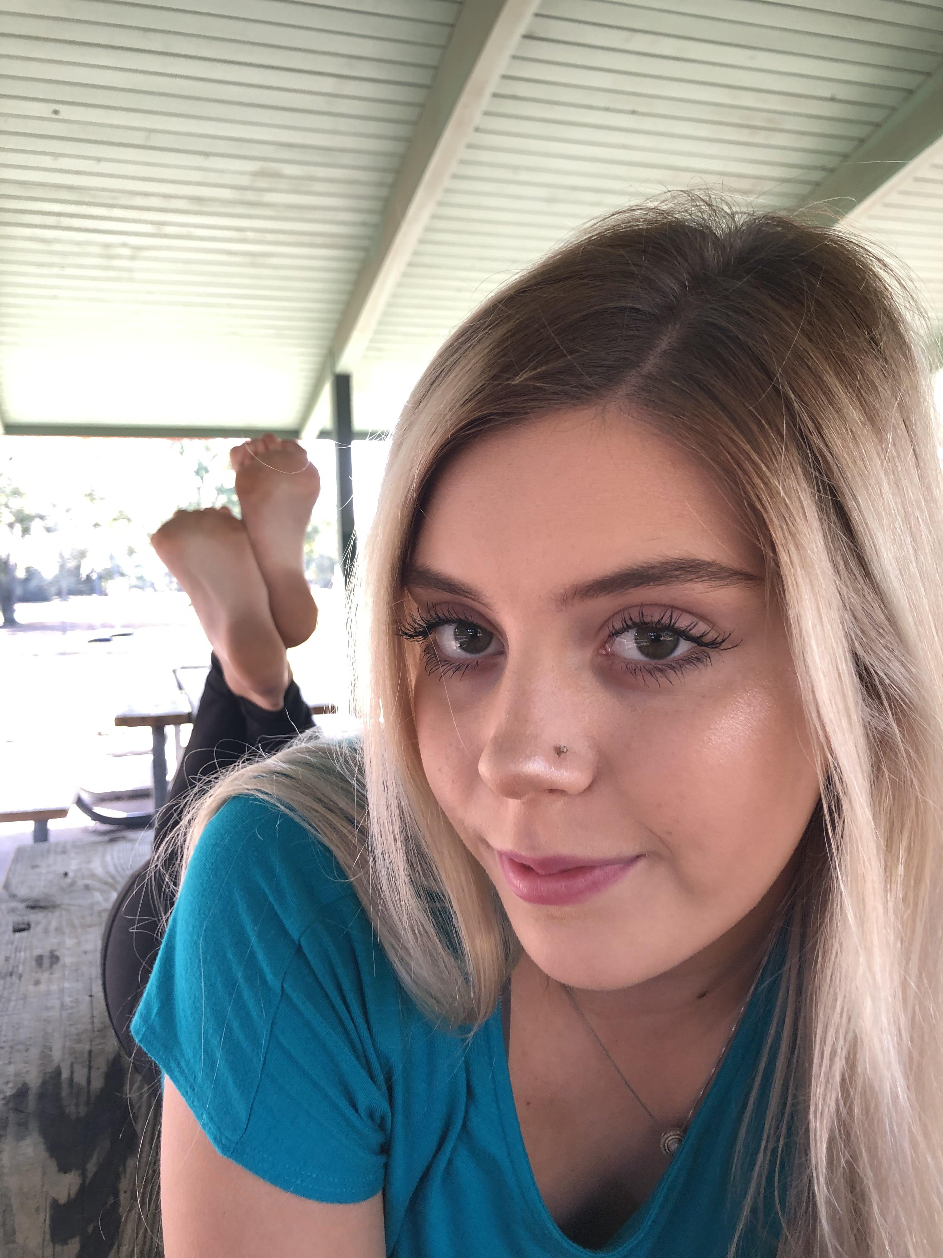 New here what do ya think 👸🏼👣 | Scrolller