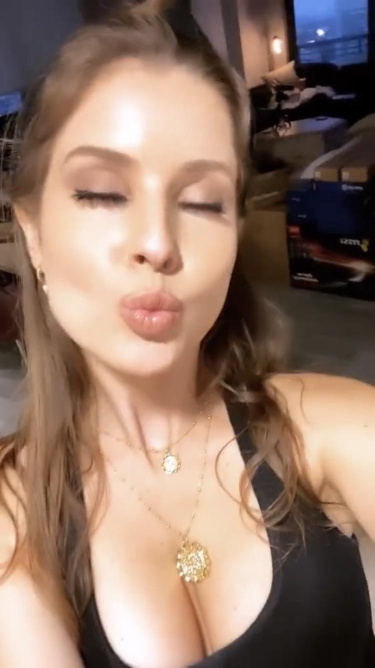 New Instagram Story | Scrolller