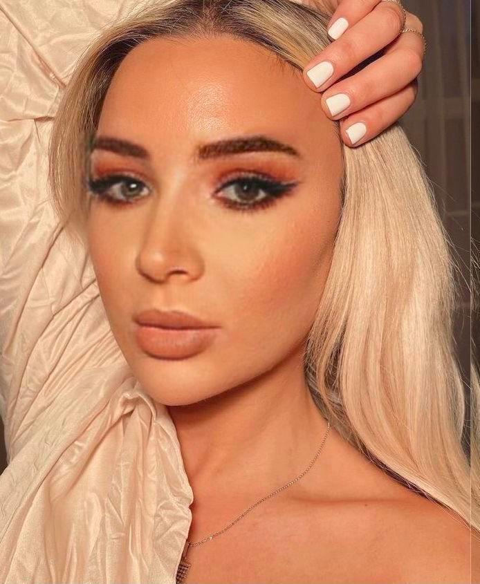 New makeup.....you like? 💋💋 | Scrolller