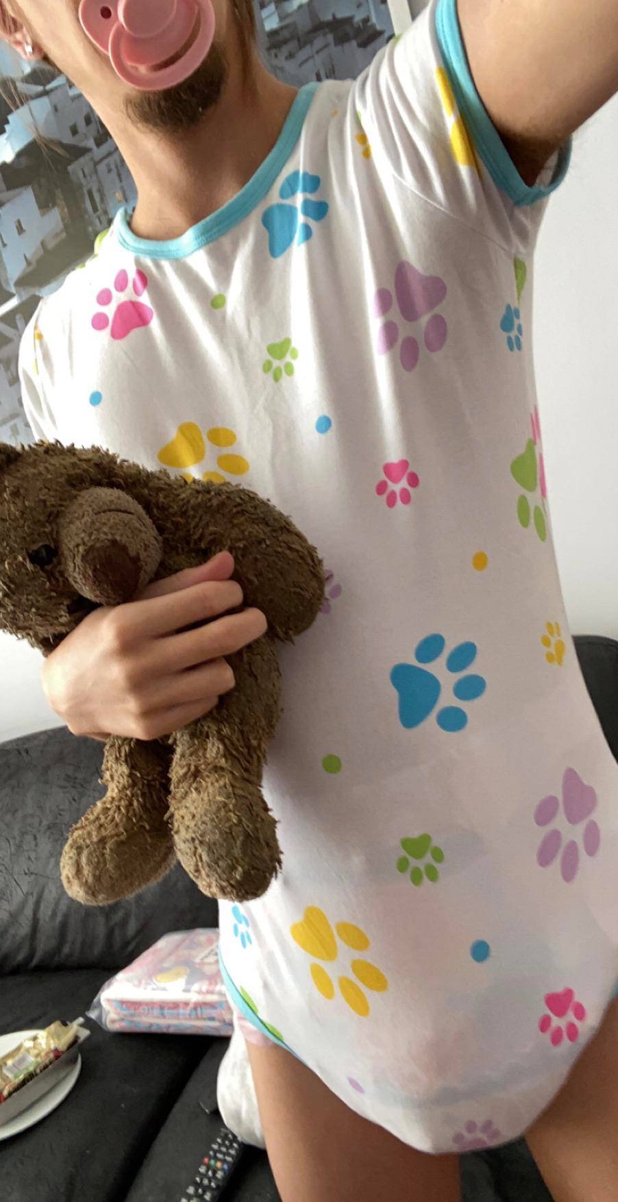 New onesie, paci and diapers 🥰🥰 I’ve missed little space! | Scrolller