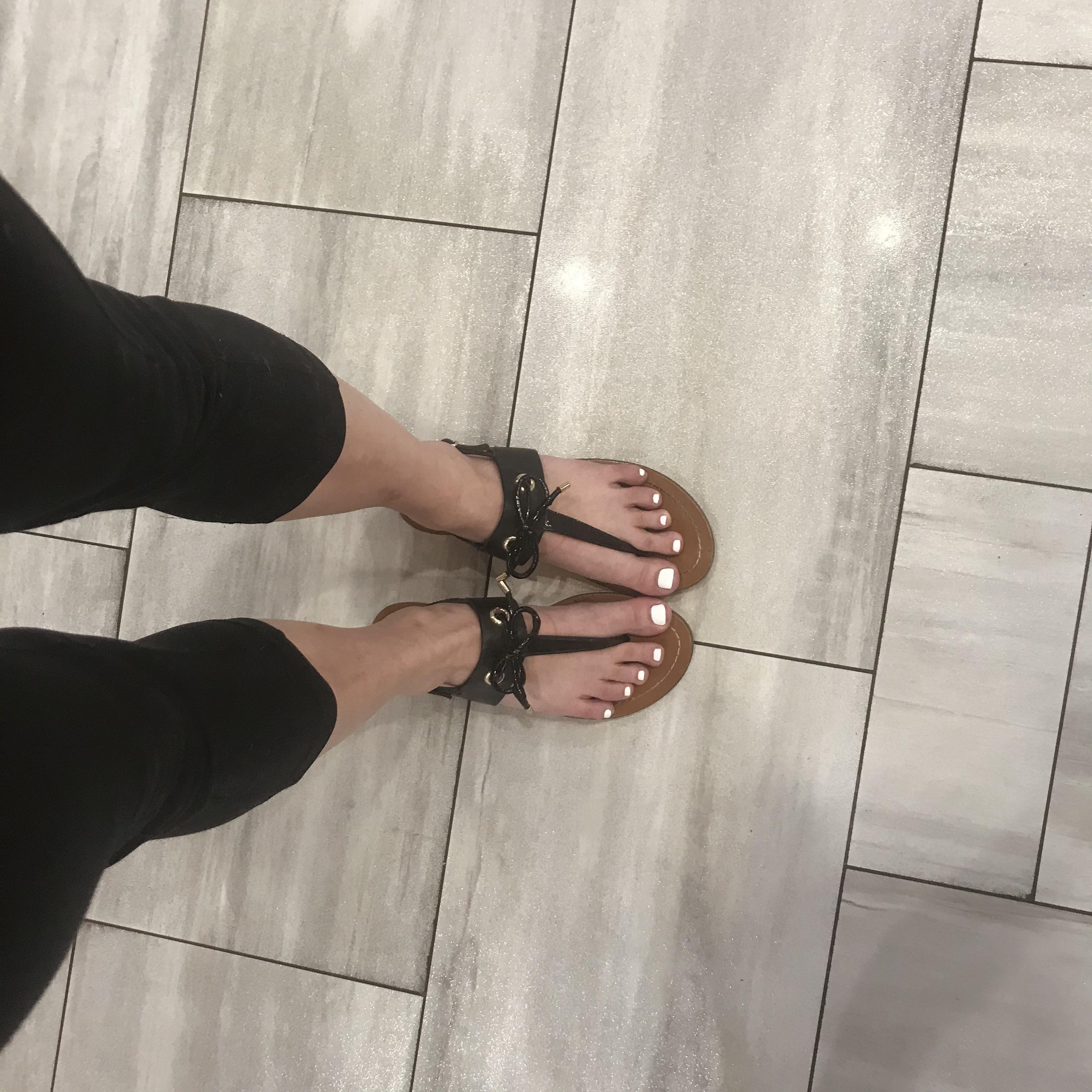treated myself to a new pedicure today😋 | Scrolller