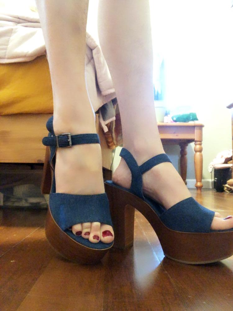 New polish and shoes 👠 | Scrolller