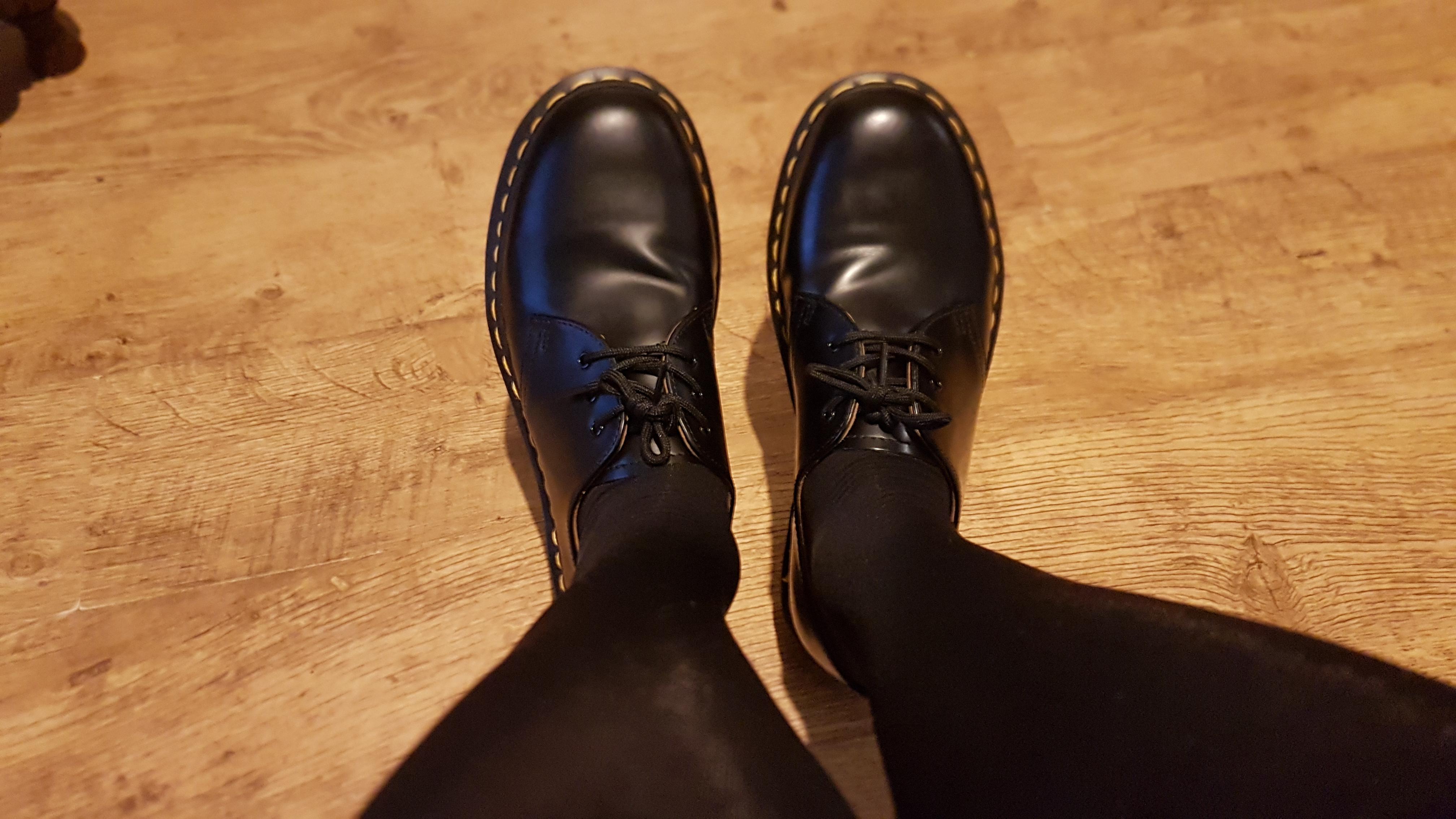 New School Shoes | Scrolller