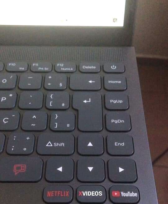 Blursed_Keyboard | Scrolller