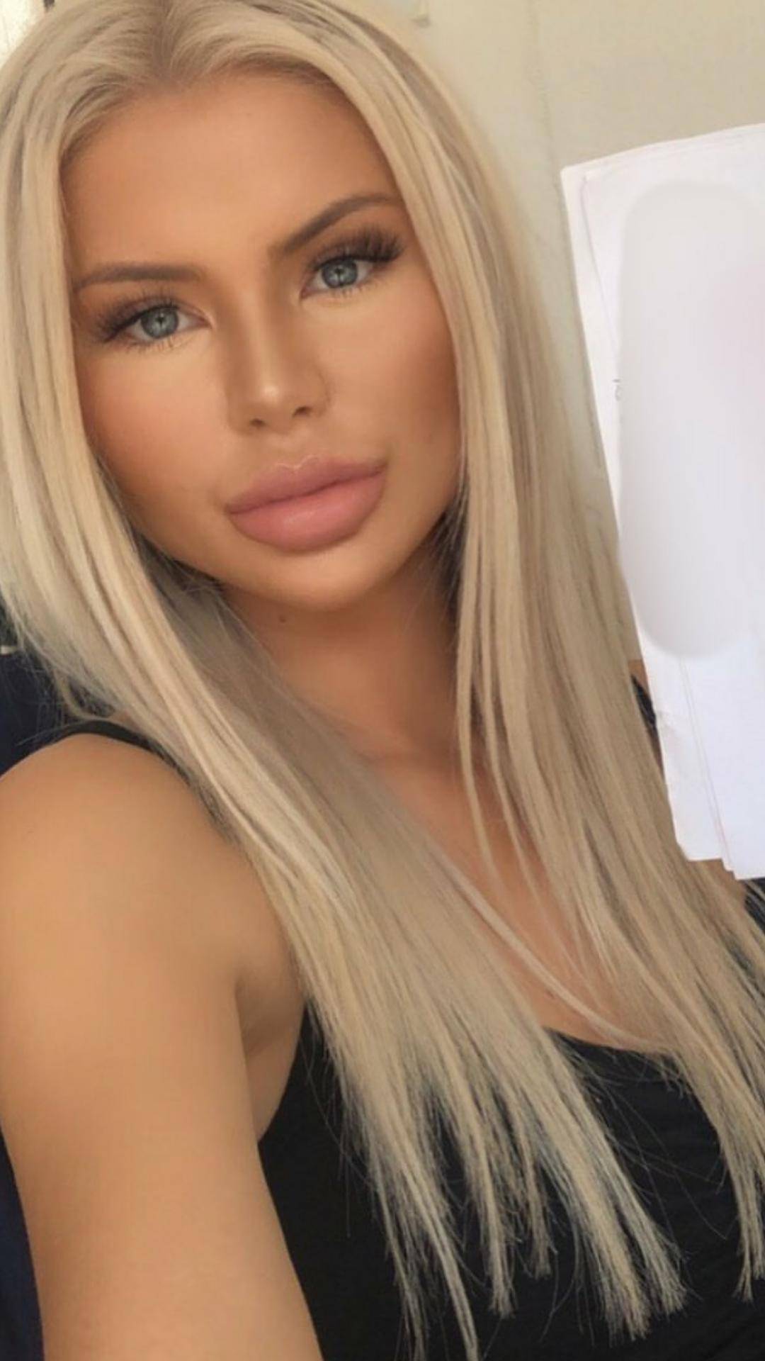 Nice pumped up lips | Scrolller