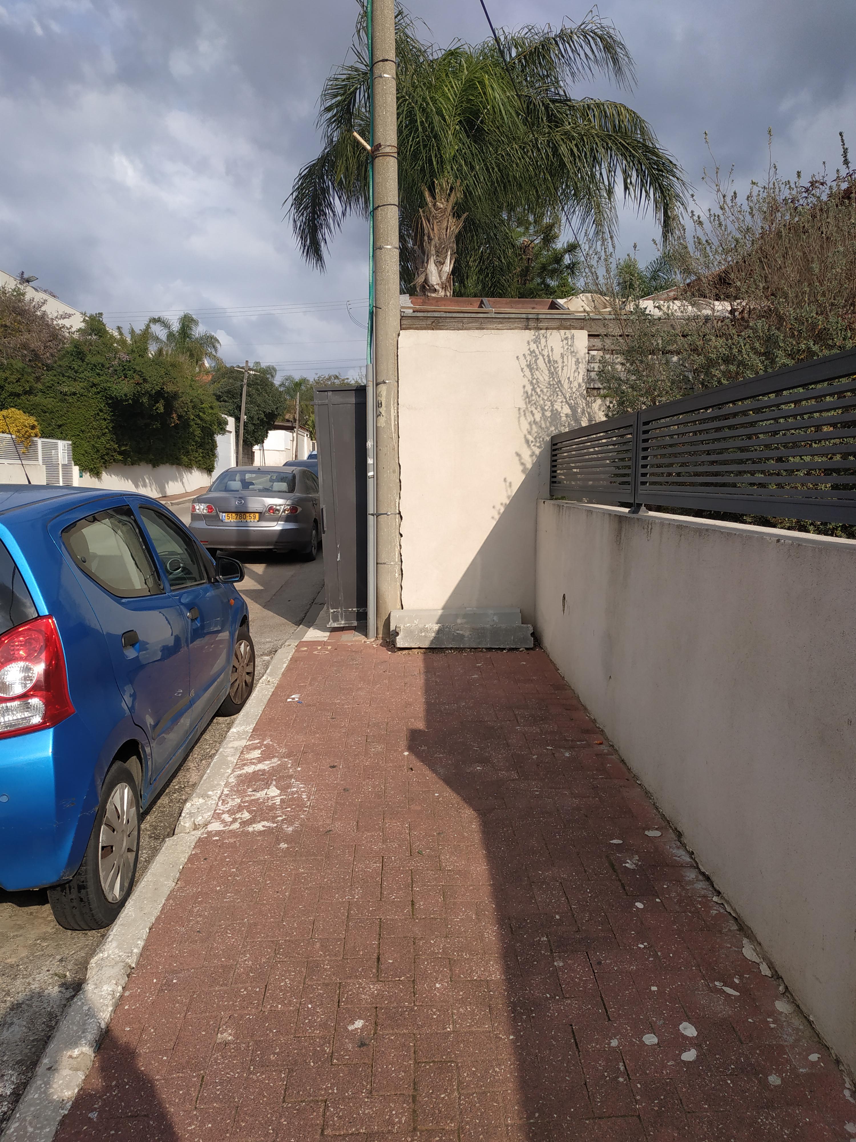 Nice sidewalk. | Scrolller