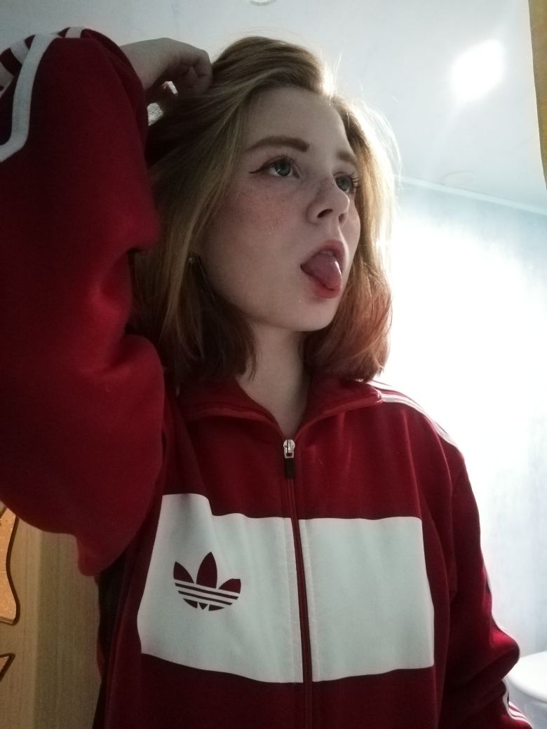 Nice tongue | Scrolller