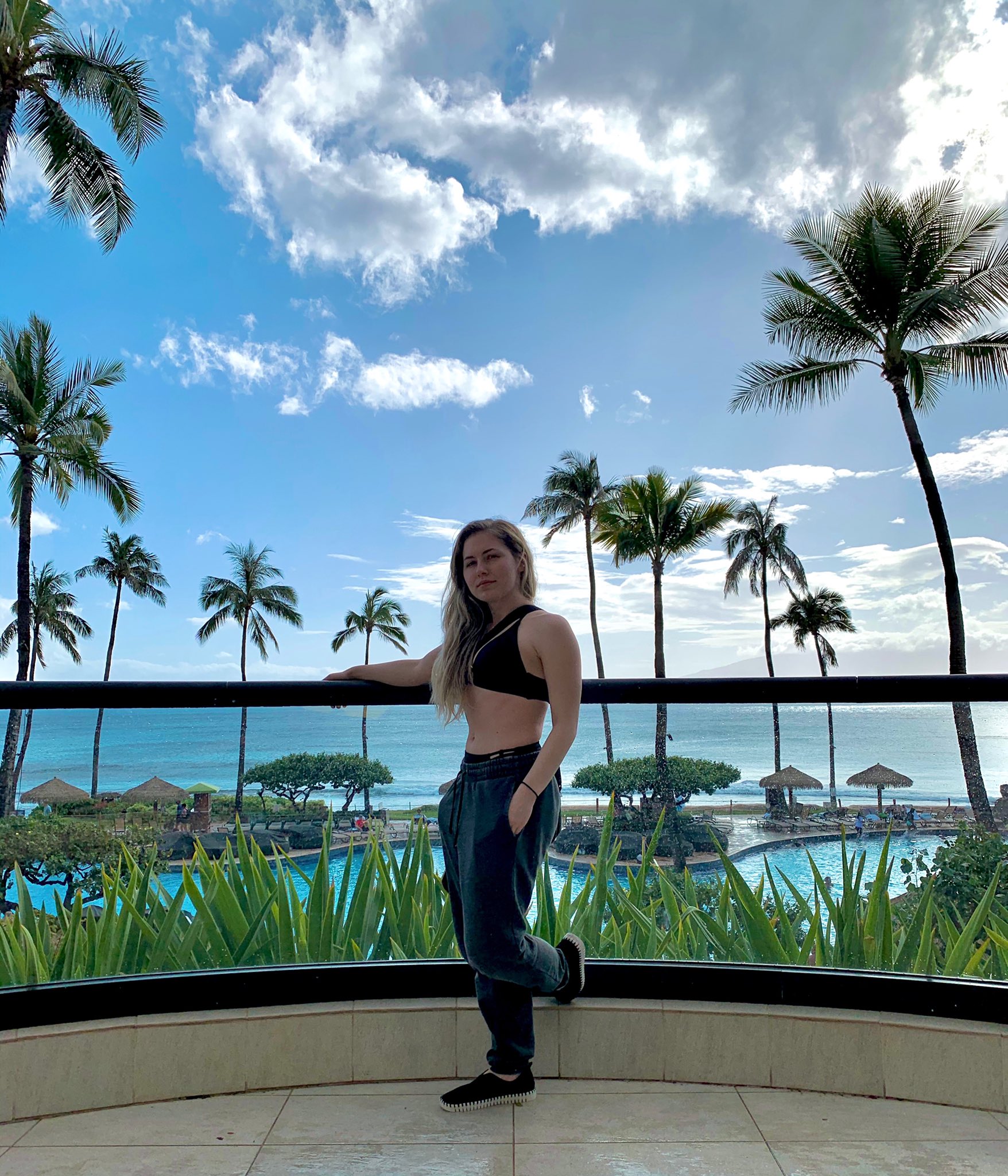 Nicki and the ocean 4 | Scrolller