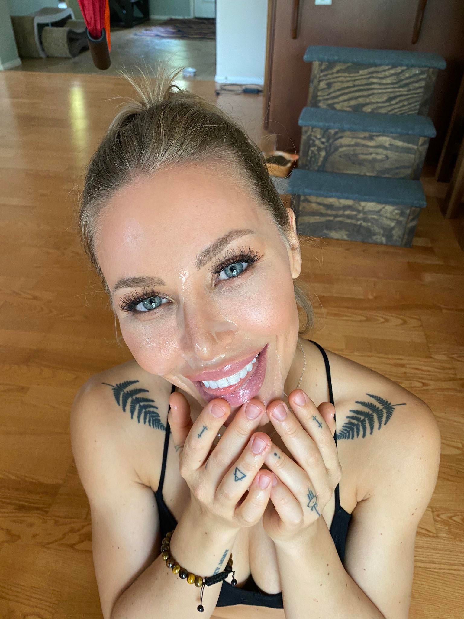 Nicole 😍 | Scrolller