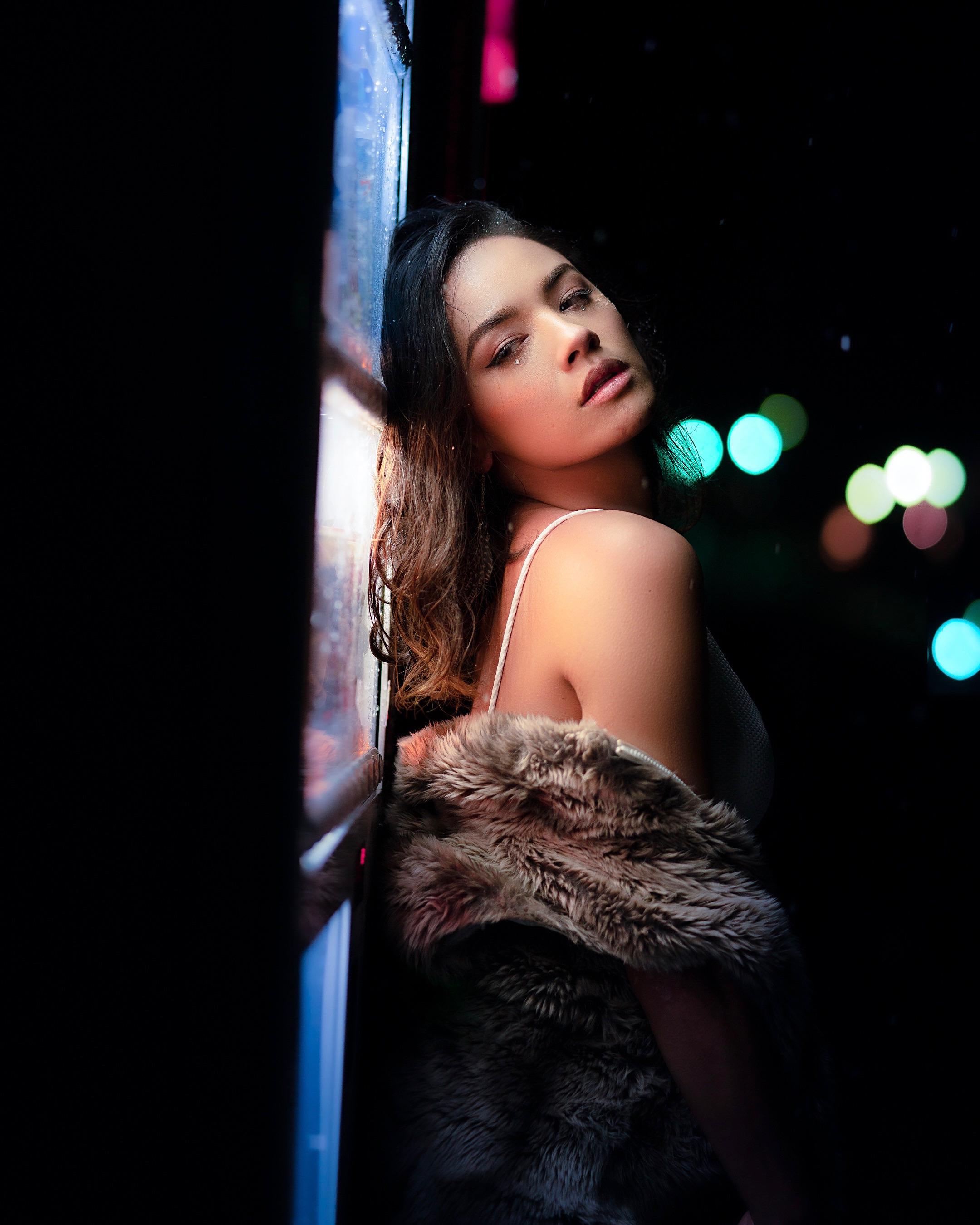 Night out - SonyA7RIII, Sony 85mm f1.8, 1/160, iso 100 | Scrolller