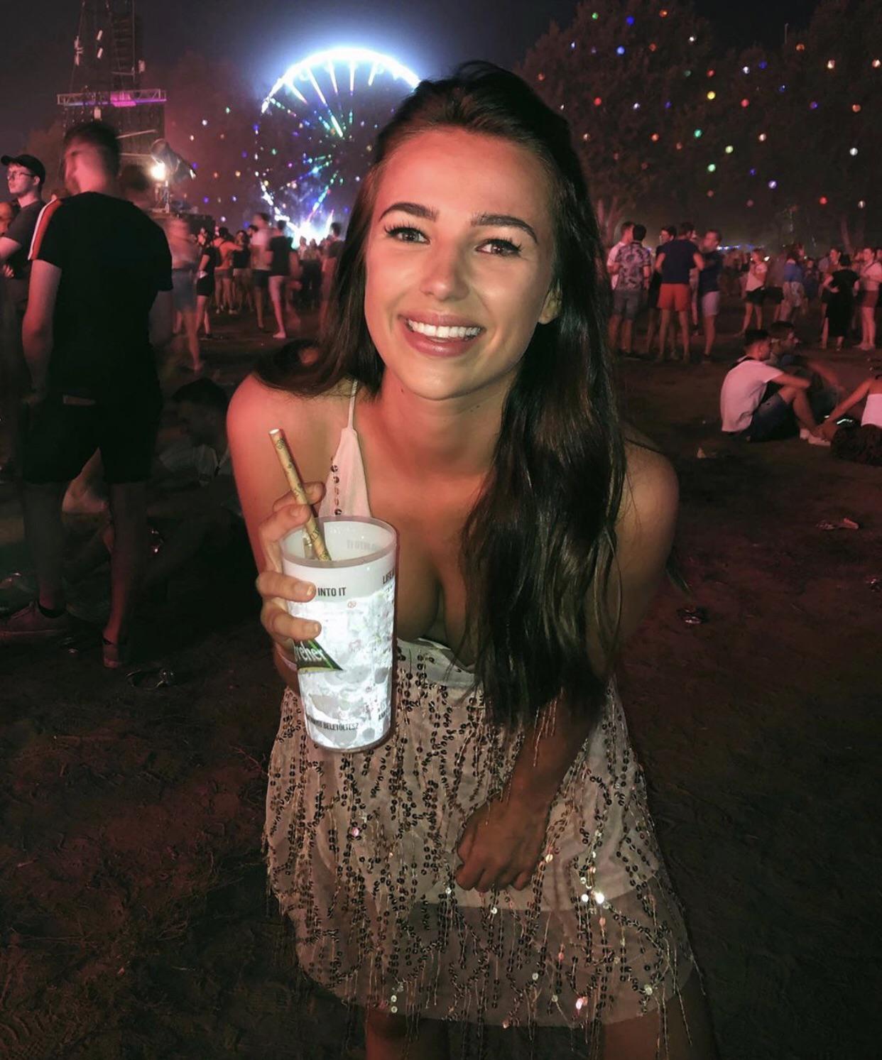 Nina Warink | Scrolller