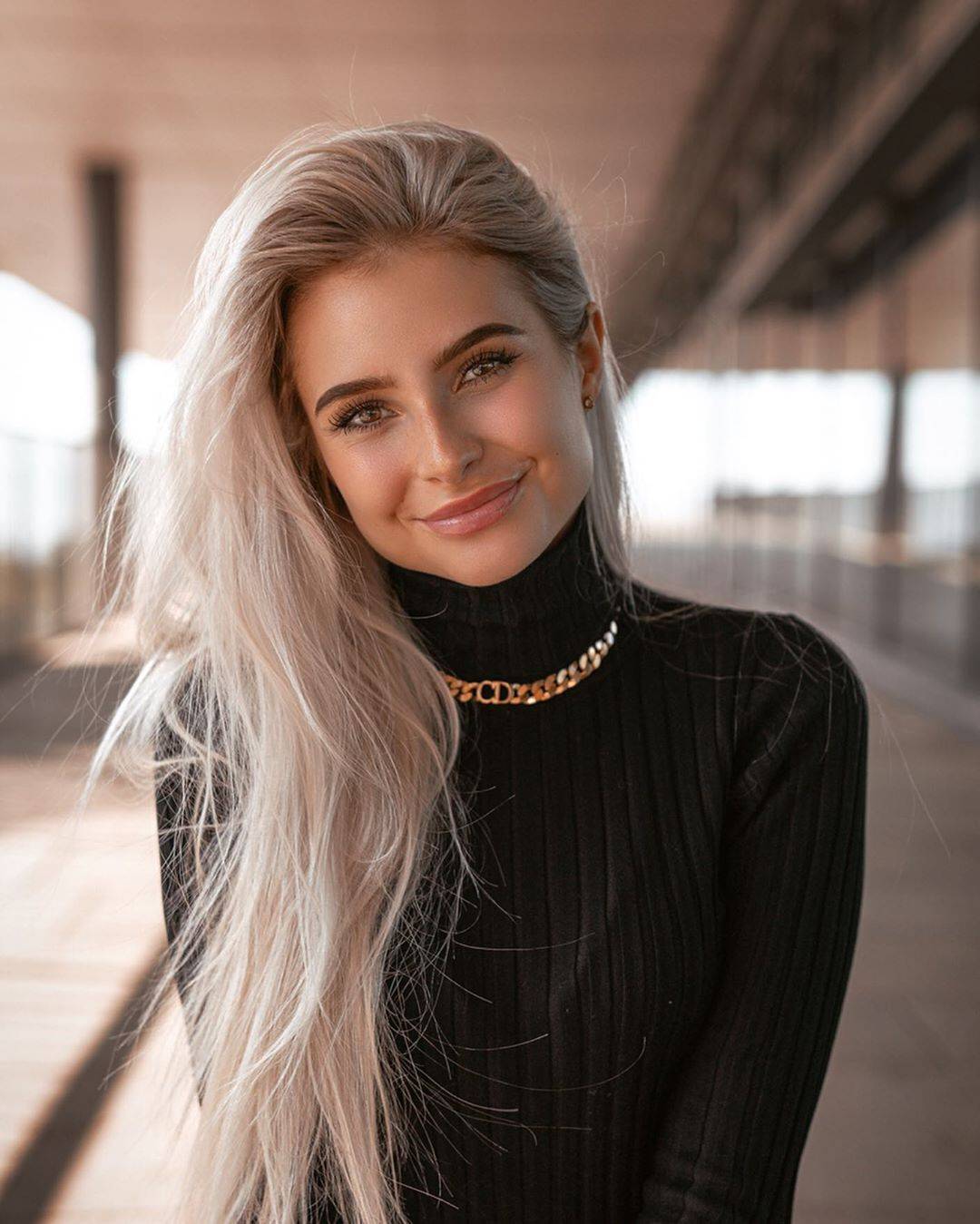 Ninni Belle | Scrolller