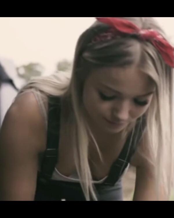 Nippel?!?! | Scrolller