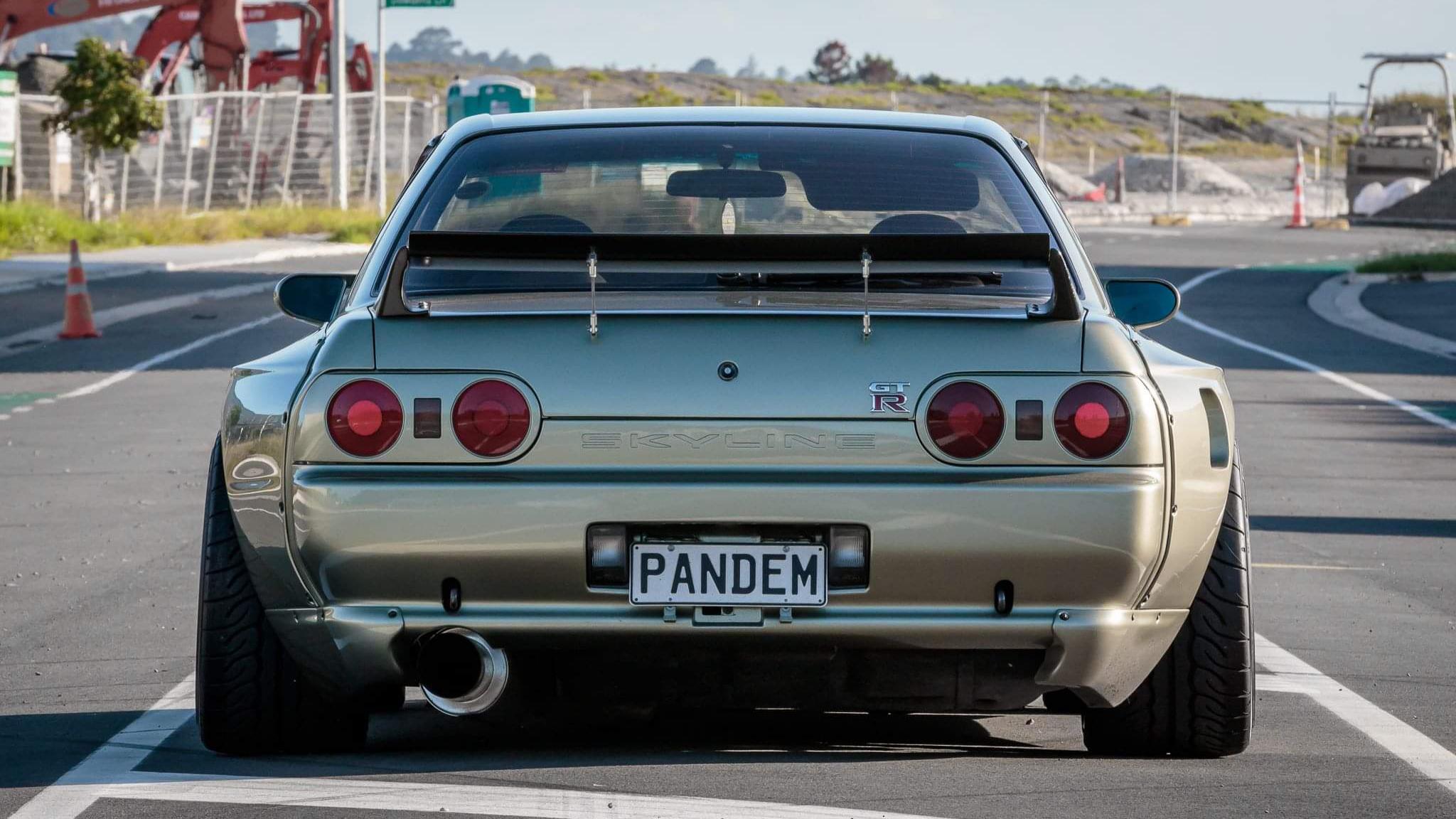 Nissan Skyline R32 GT-R | Scrolller