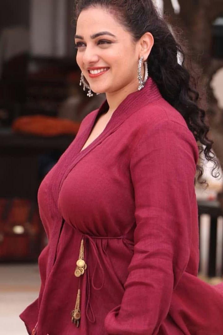 Nithya Menen is literally packing | Scrolller