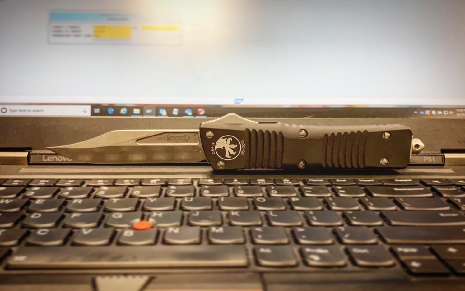 NKD Bowie Combat Troodon | Scrolller