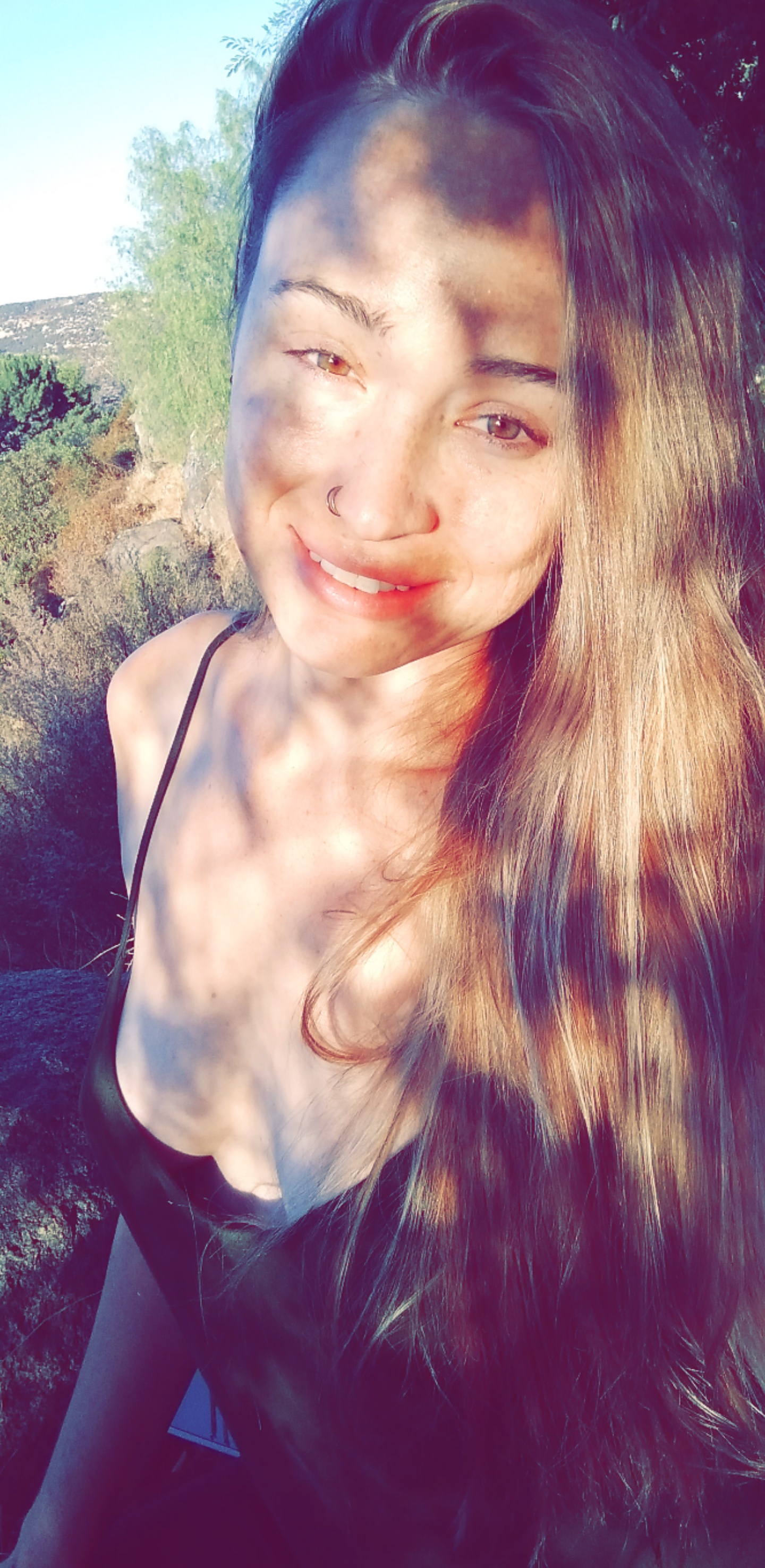 No makeup 32F | Scrolller