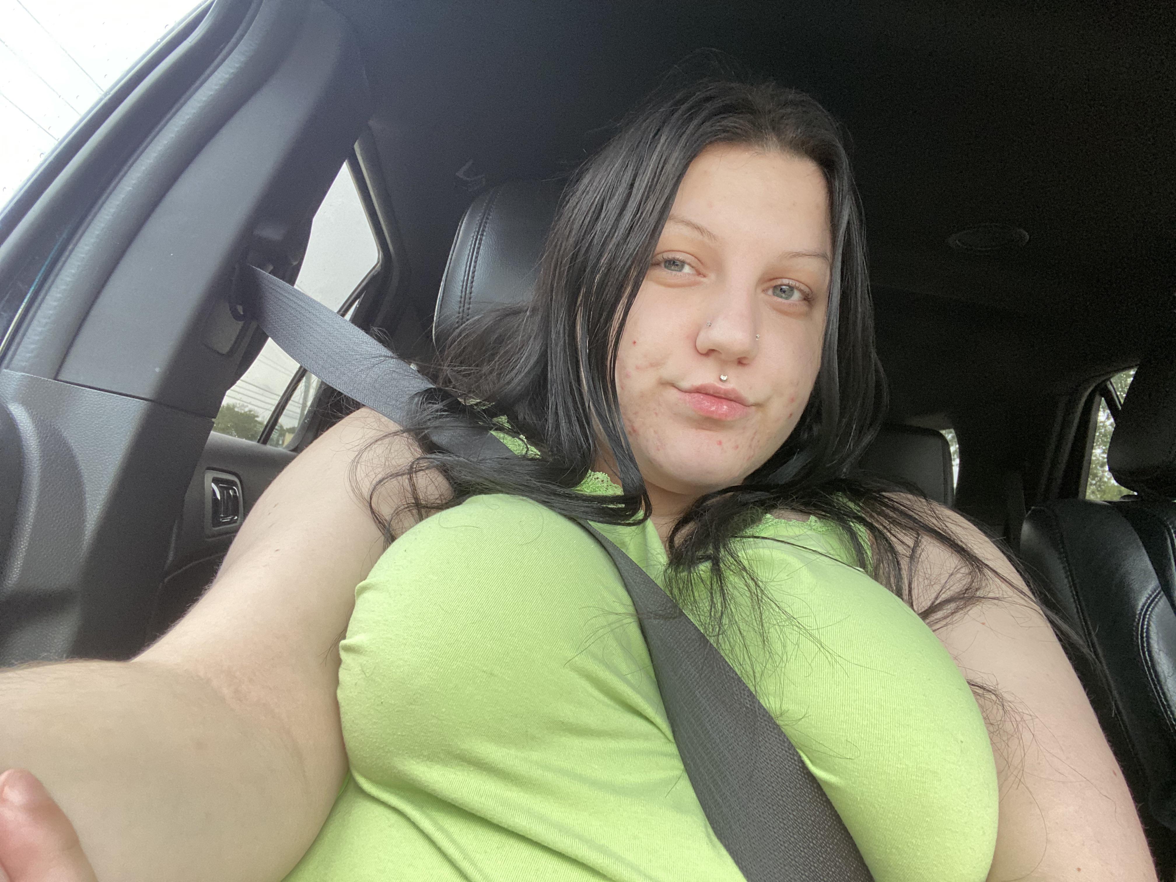 No makeup and still hot | Scrolller