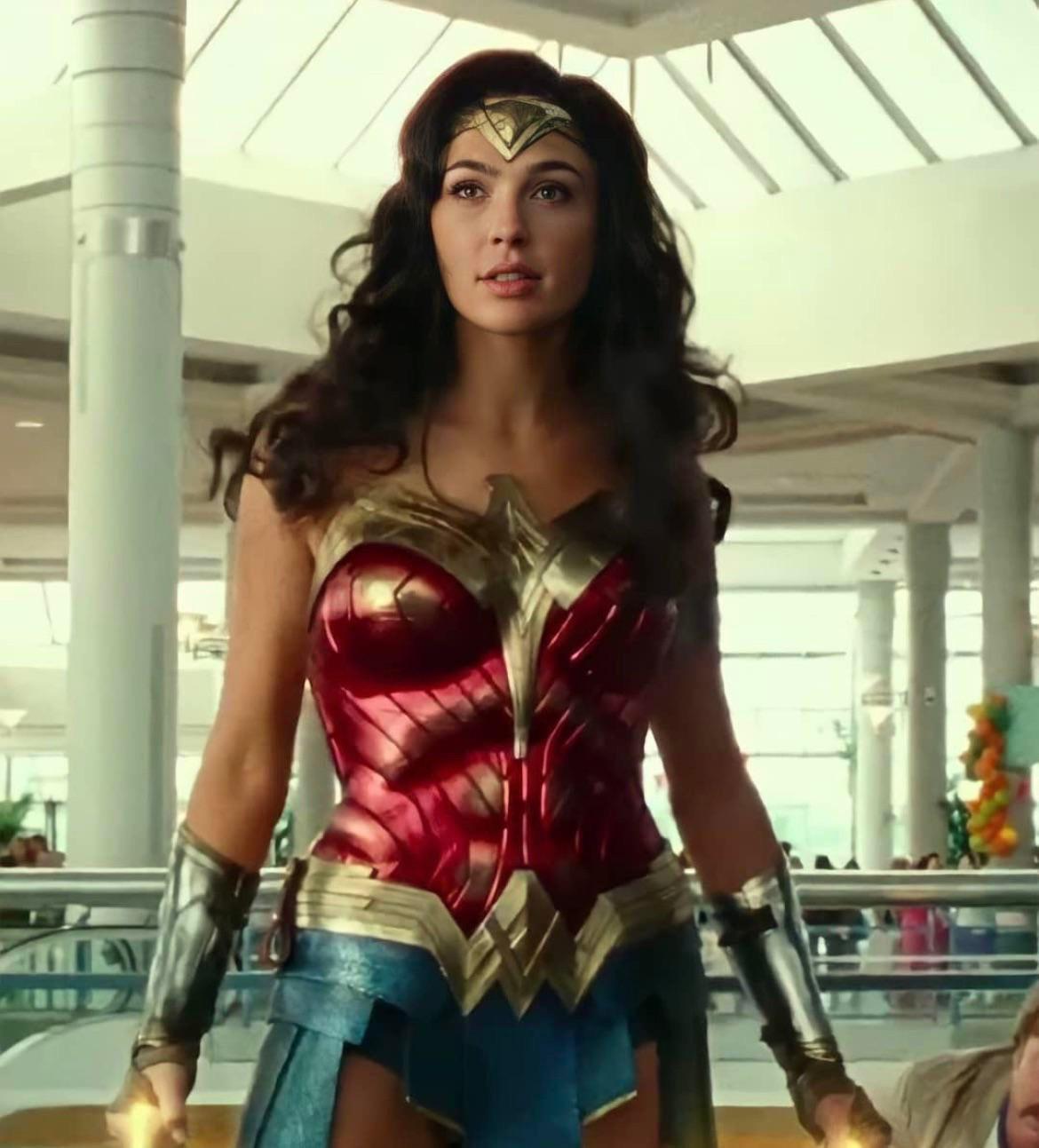 No man could last a minute inside Wonder Woman’s(Gal Gadot) tight Amazon pussy | Scrolller