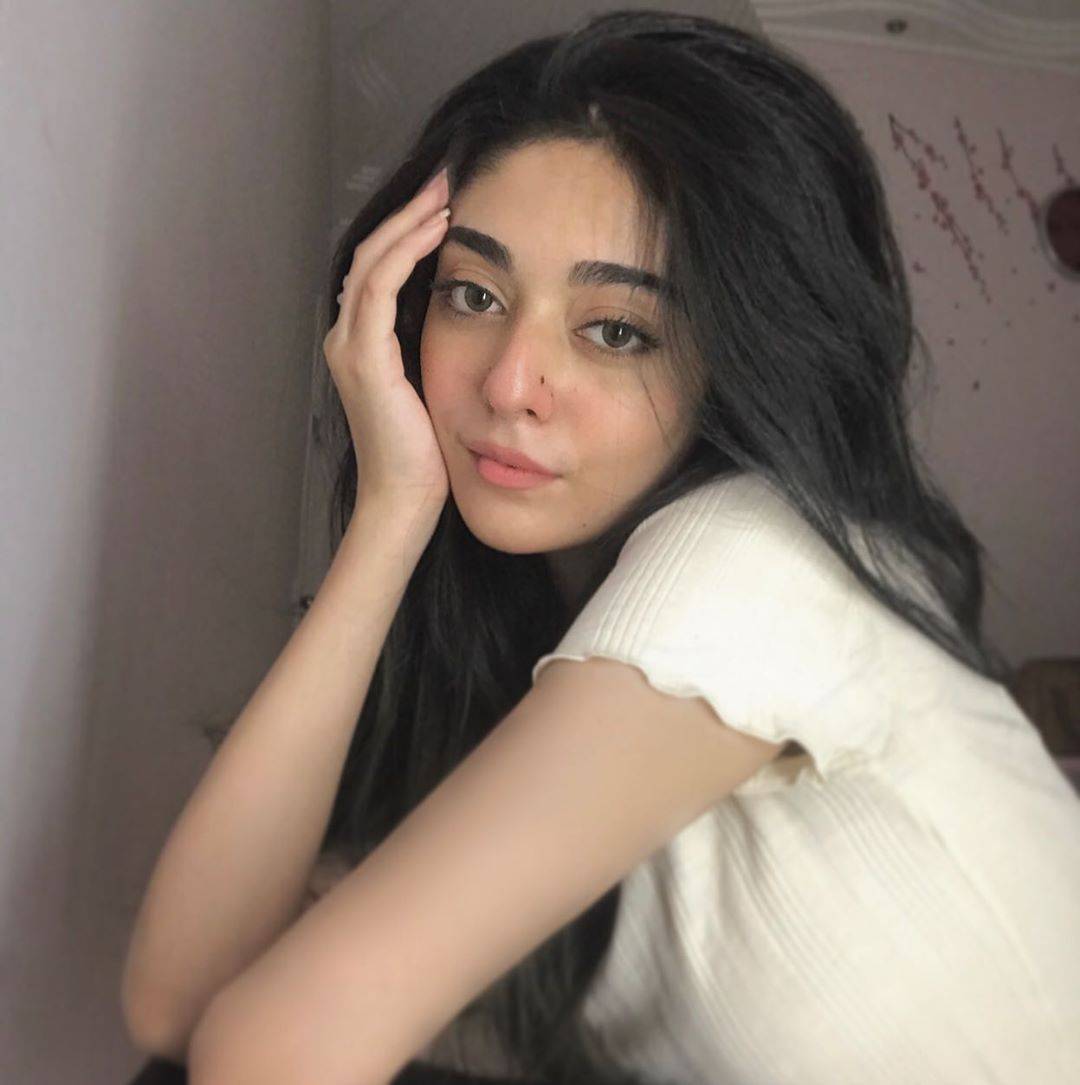 Noor Khan giving the cute look | Scrolller