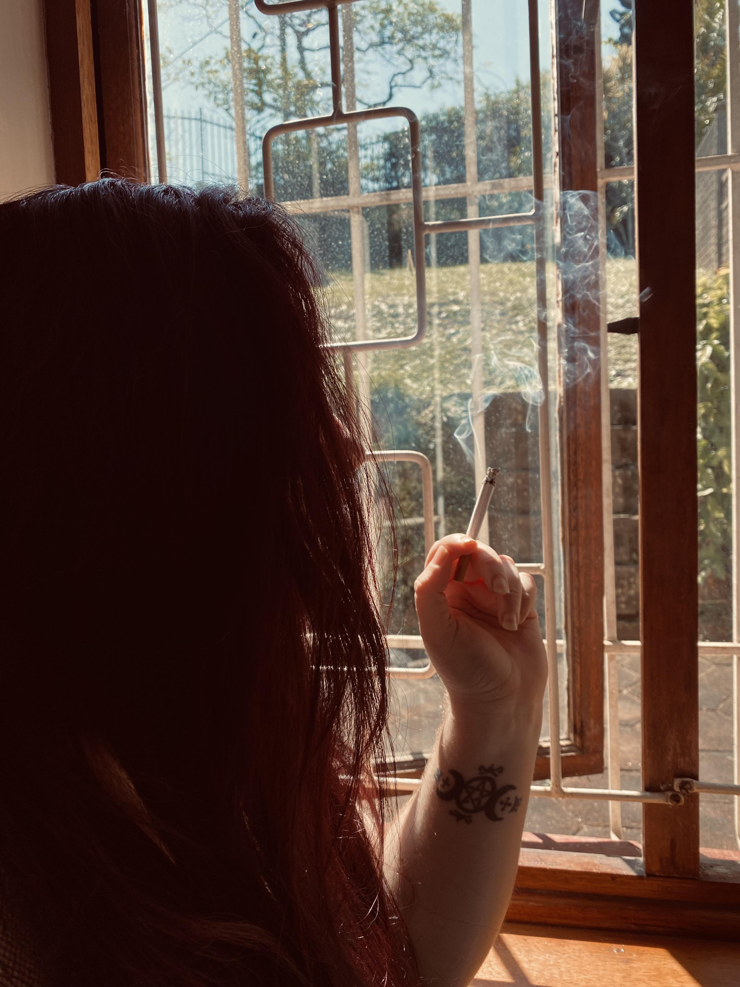 Nothing gets between me and my smoke break... | Scrolller