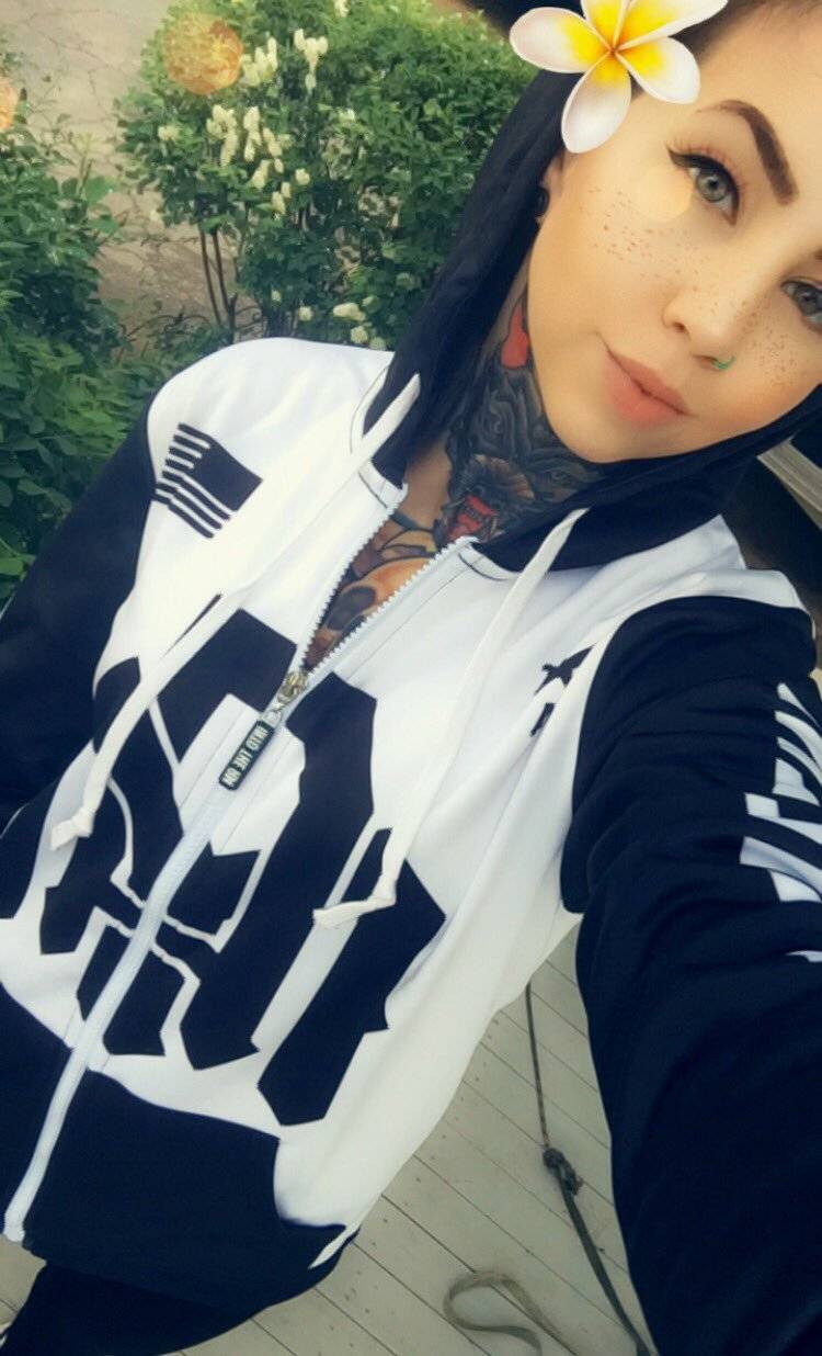 nothing under2 | Scrolller