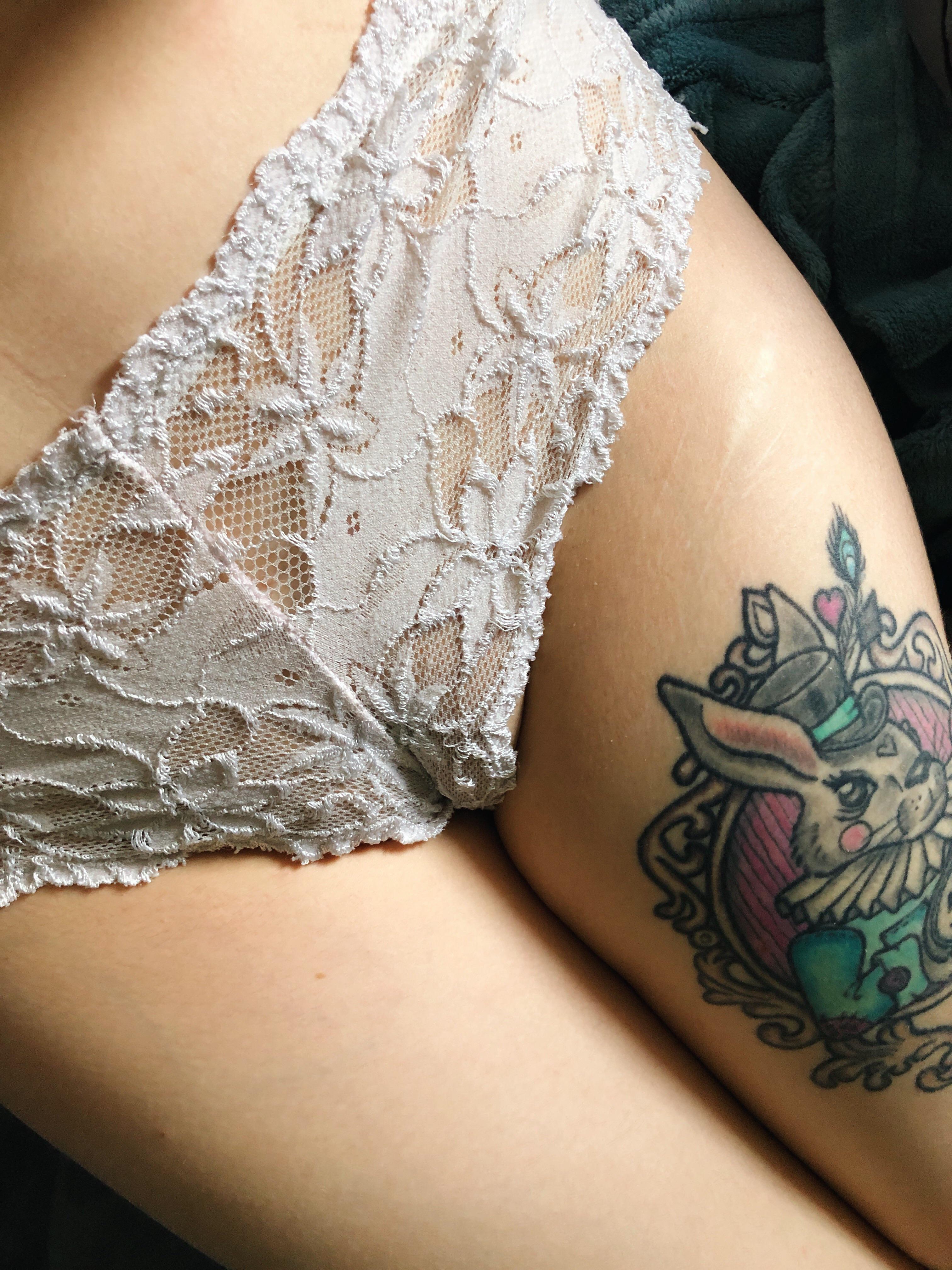 Noticed this cute camel toe while lying in bed :D | Scrolller