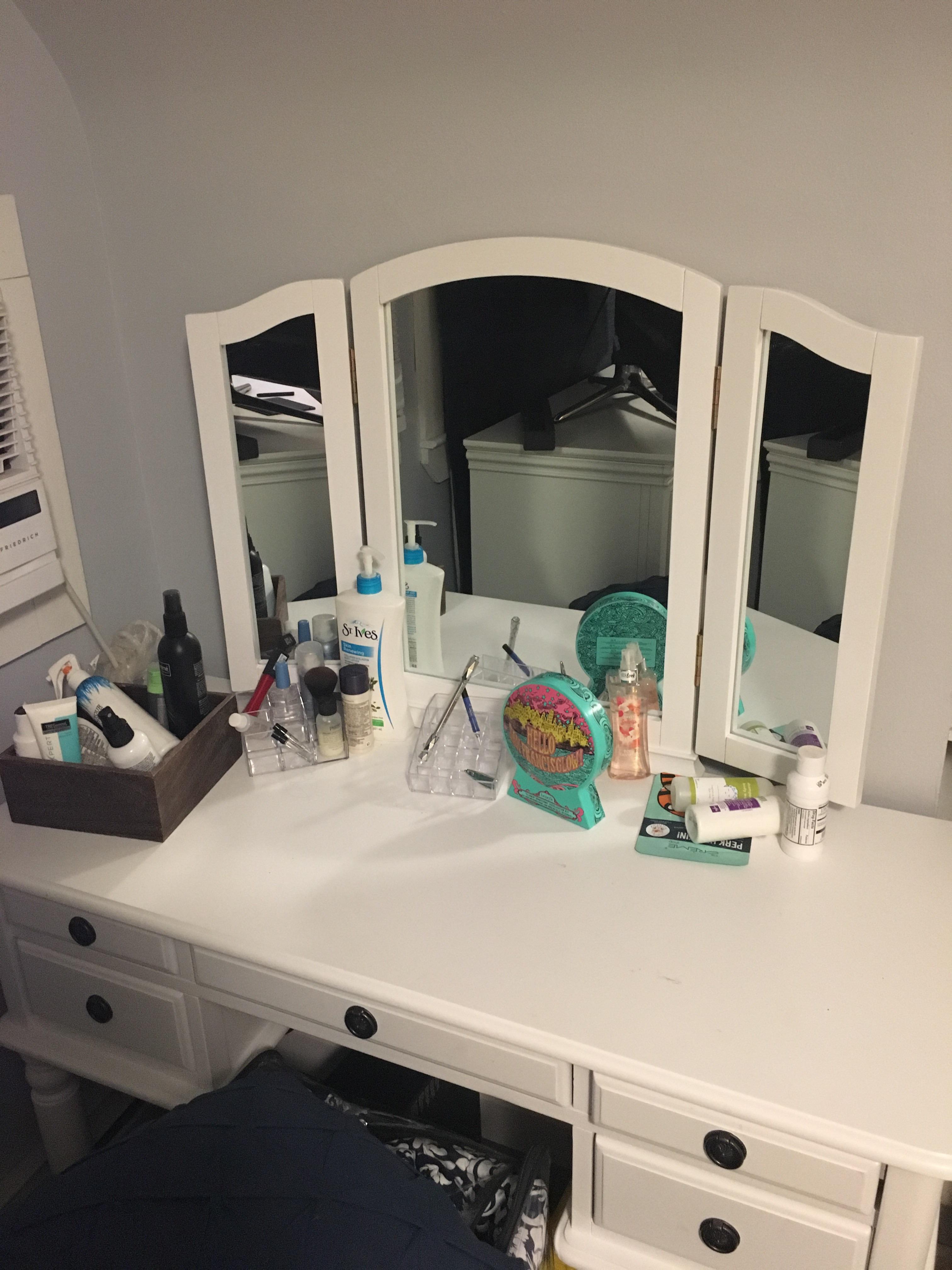 Vanity | Pictures | Scrolller