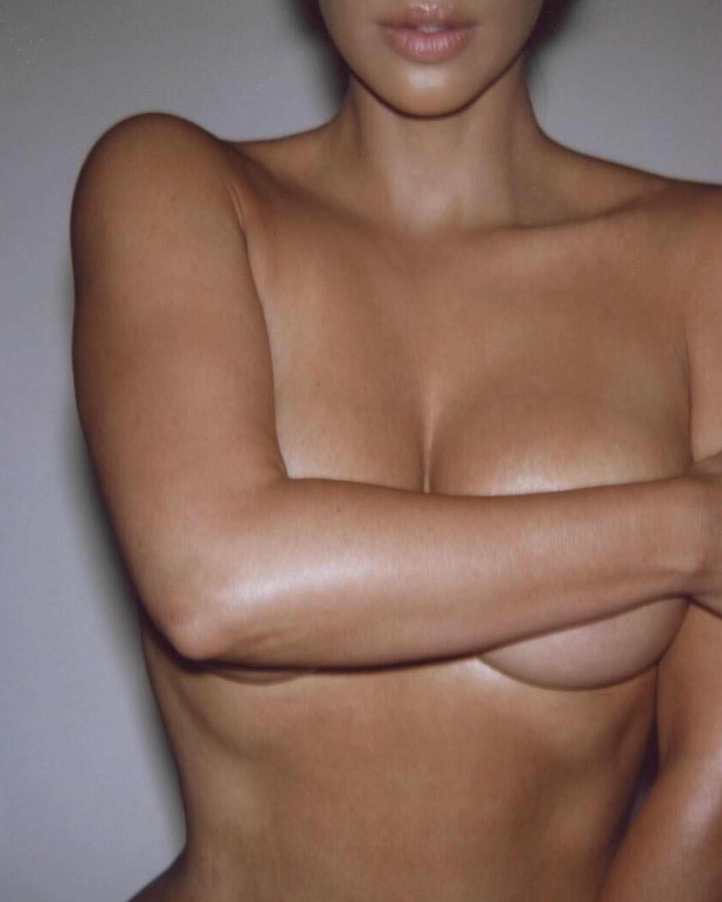 Nude (arm bra) | Scrolller