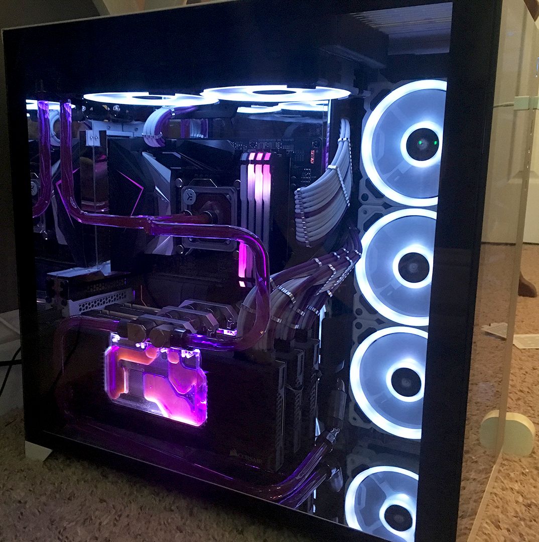 O11 Dynamic with 3 vertical GPUs | Scrolller