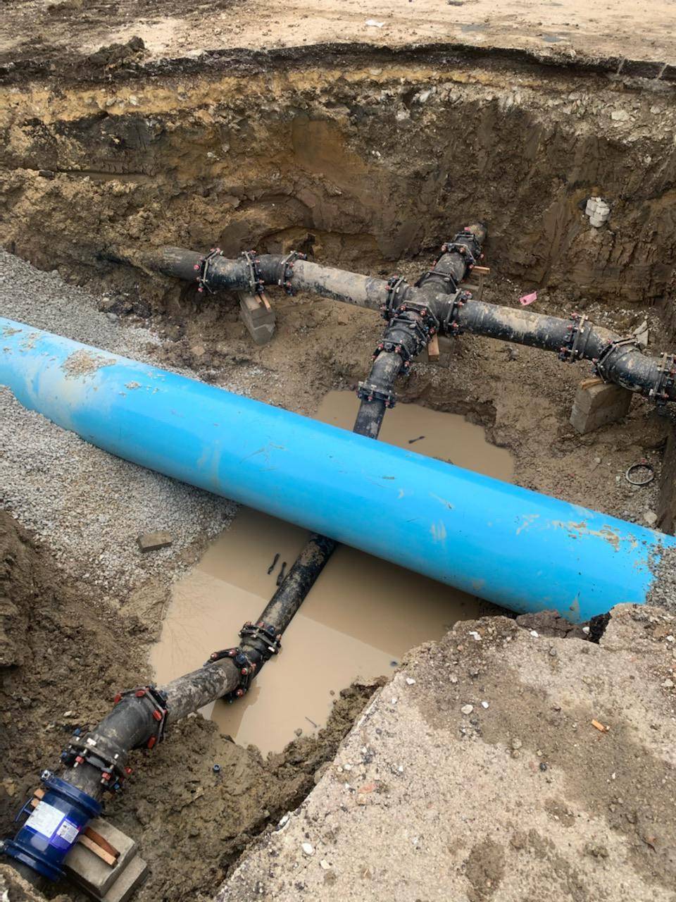 Off set water main under storm sewer | Scrolller