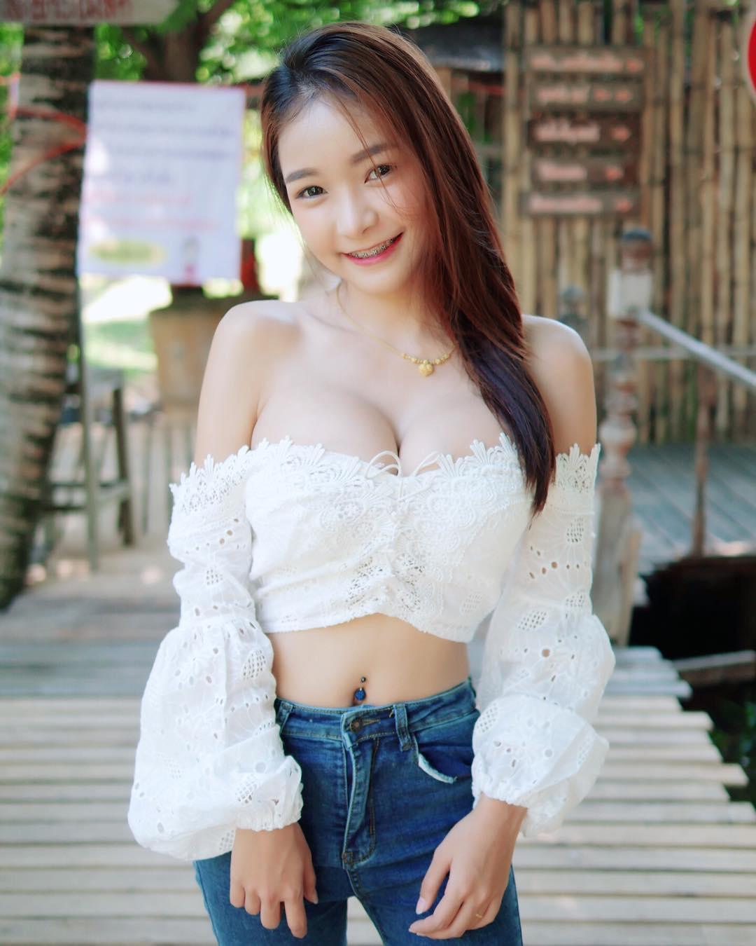 Off The Shoulders | Scrolller