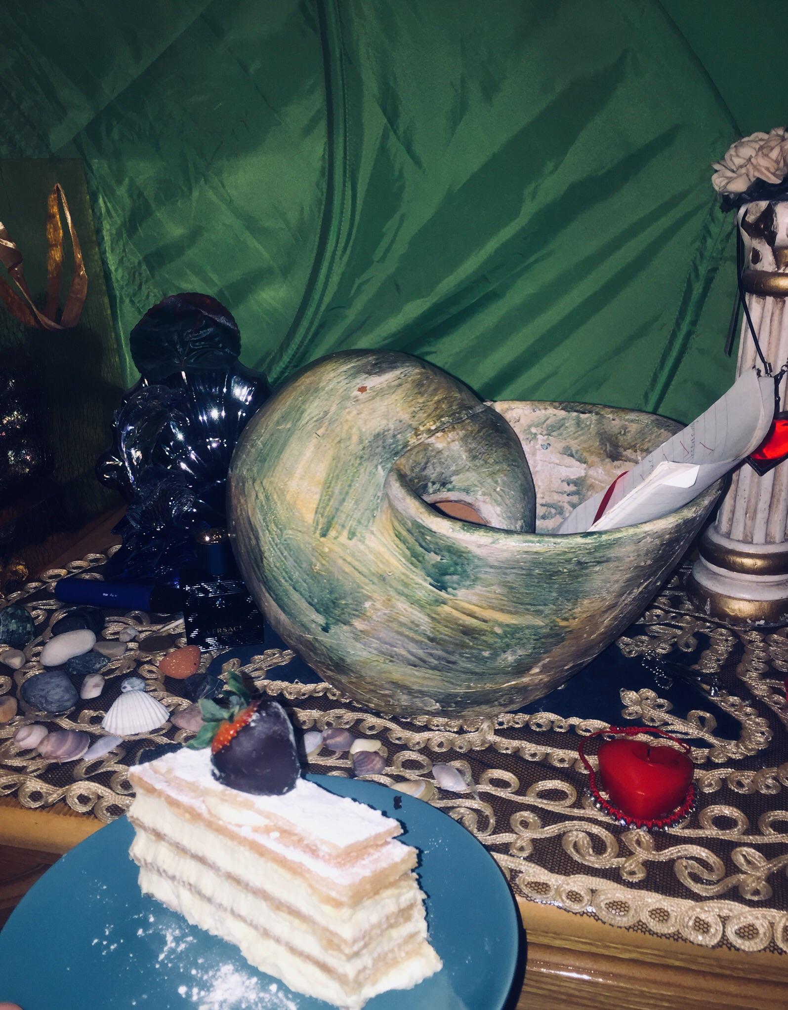 Offering a slice - My birthday and Aphrodisia are on the same day 💞🍰 | Scrolller