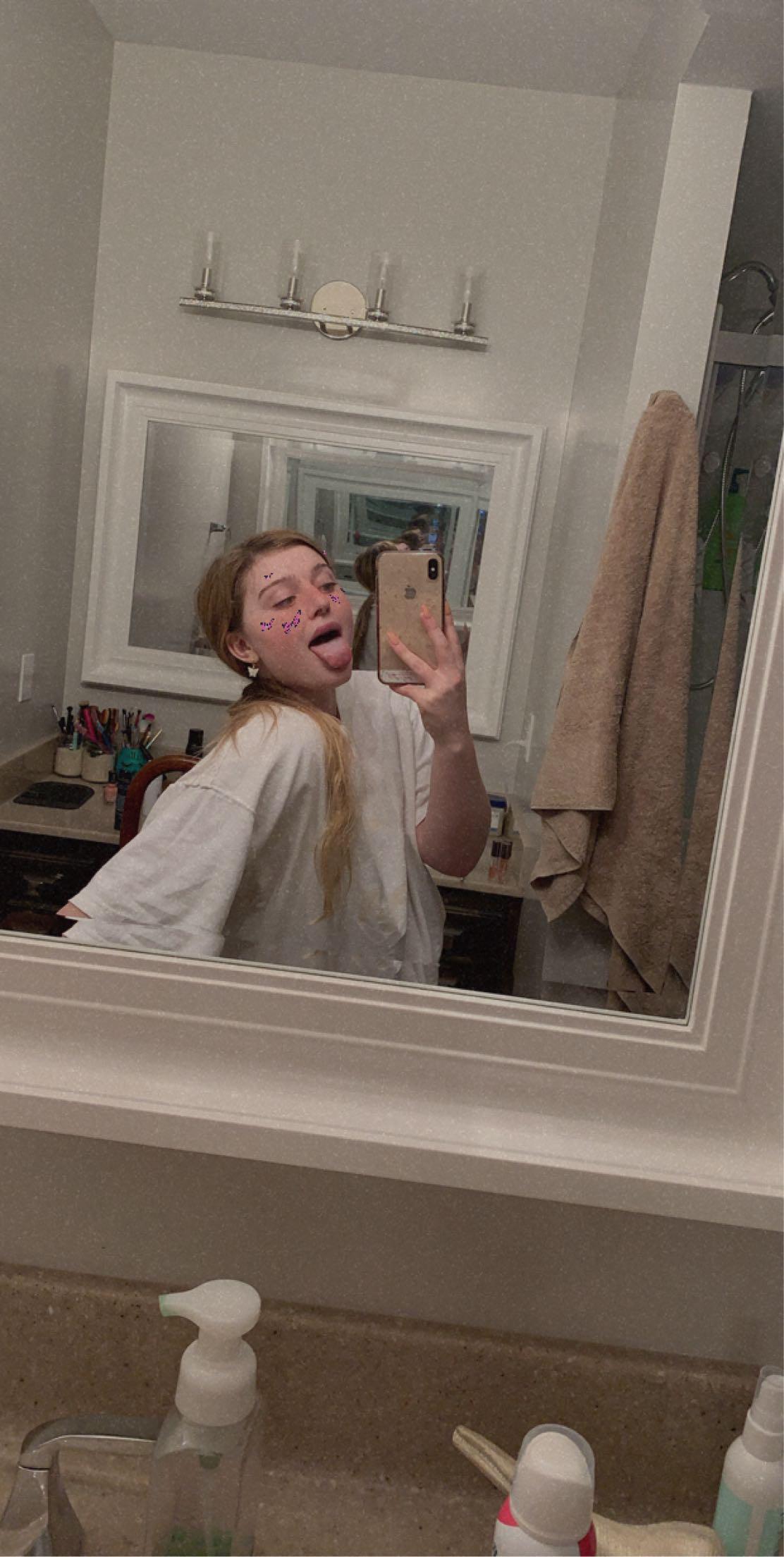 officially moved into my dorm room today. guess who’s a little college slut now? 🥳🥰 [SELLING ...