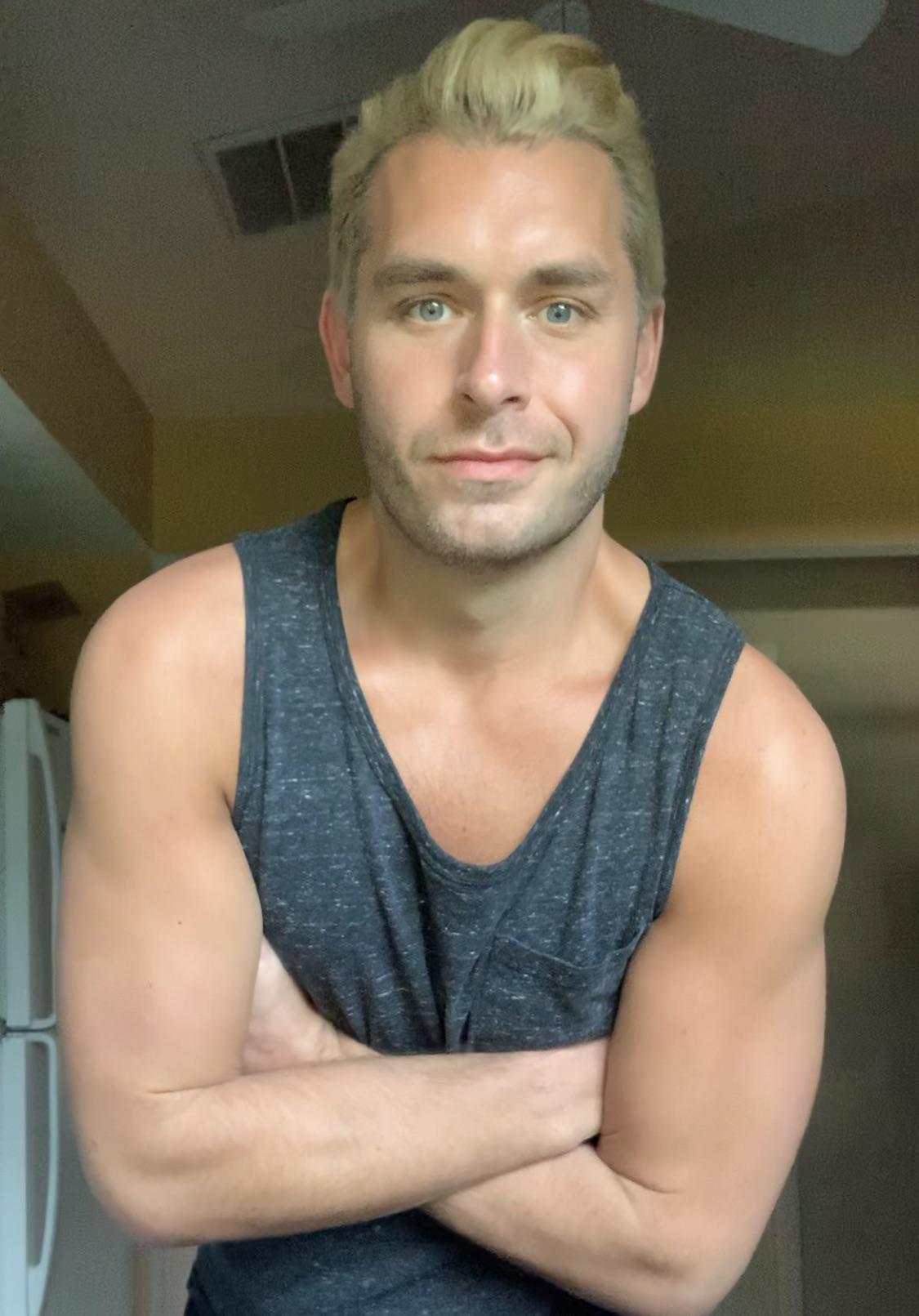 Oh hey. Blue-eyed gay. | Scrolller