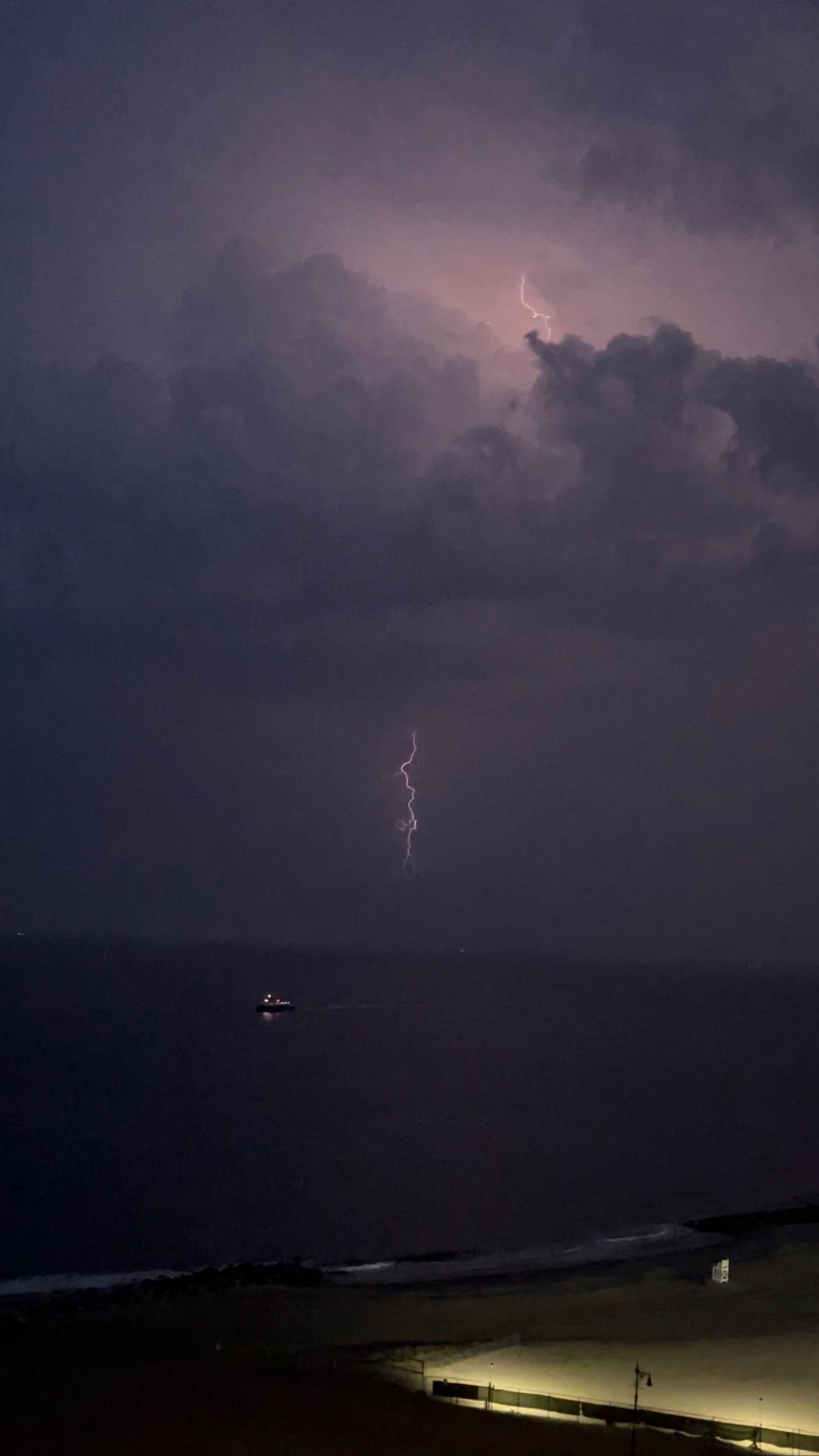 Oh Hurricane 🌀 Henry 2021 | Scrolller