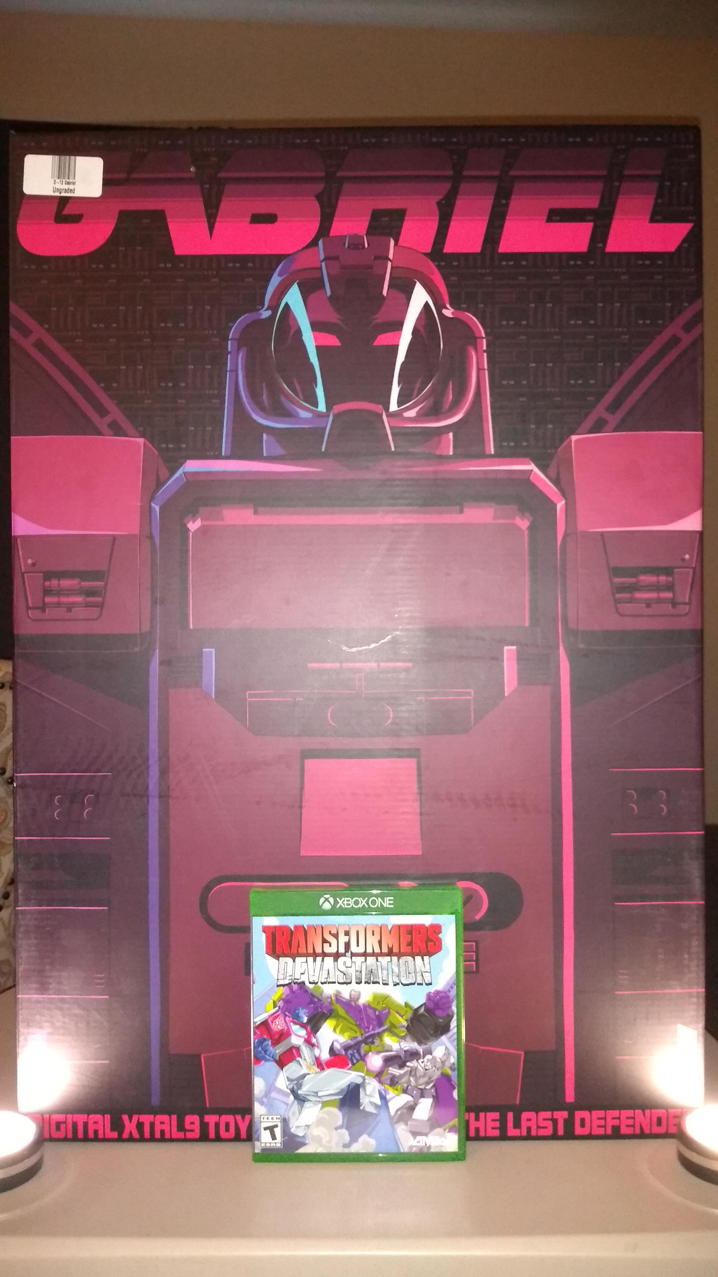 Oh lawd he coming. Transformers Devastation for scale. | Scrolller