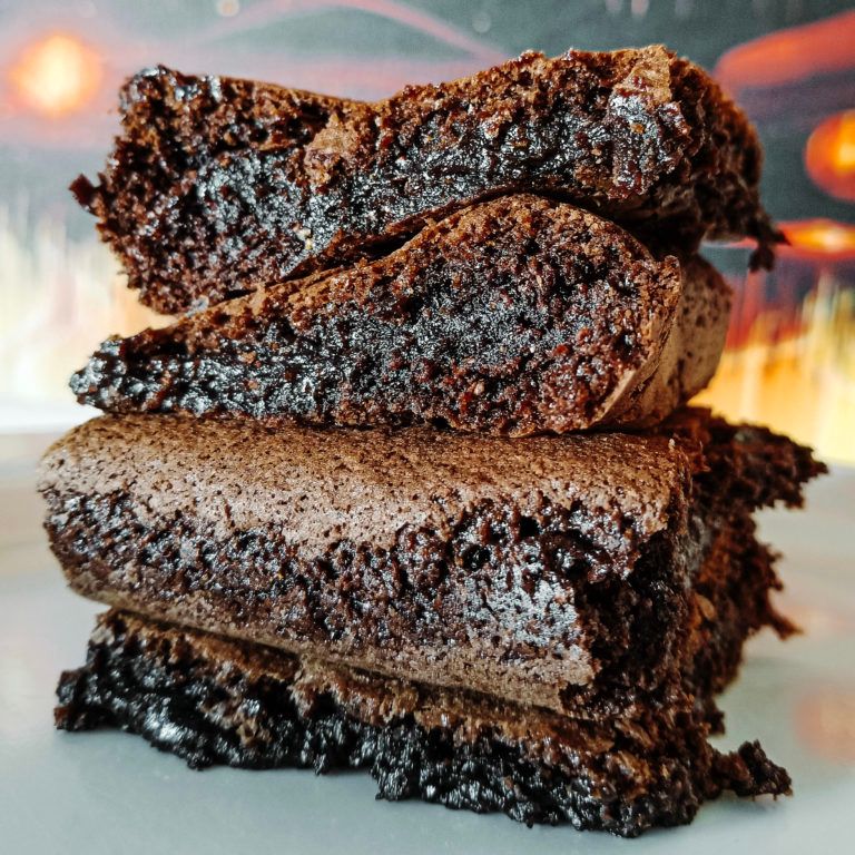 Old-Fashioned Brownies | Scrolller