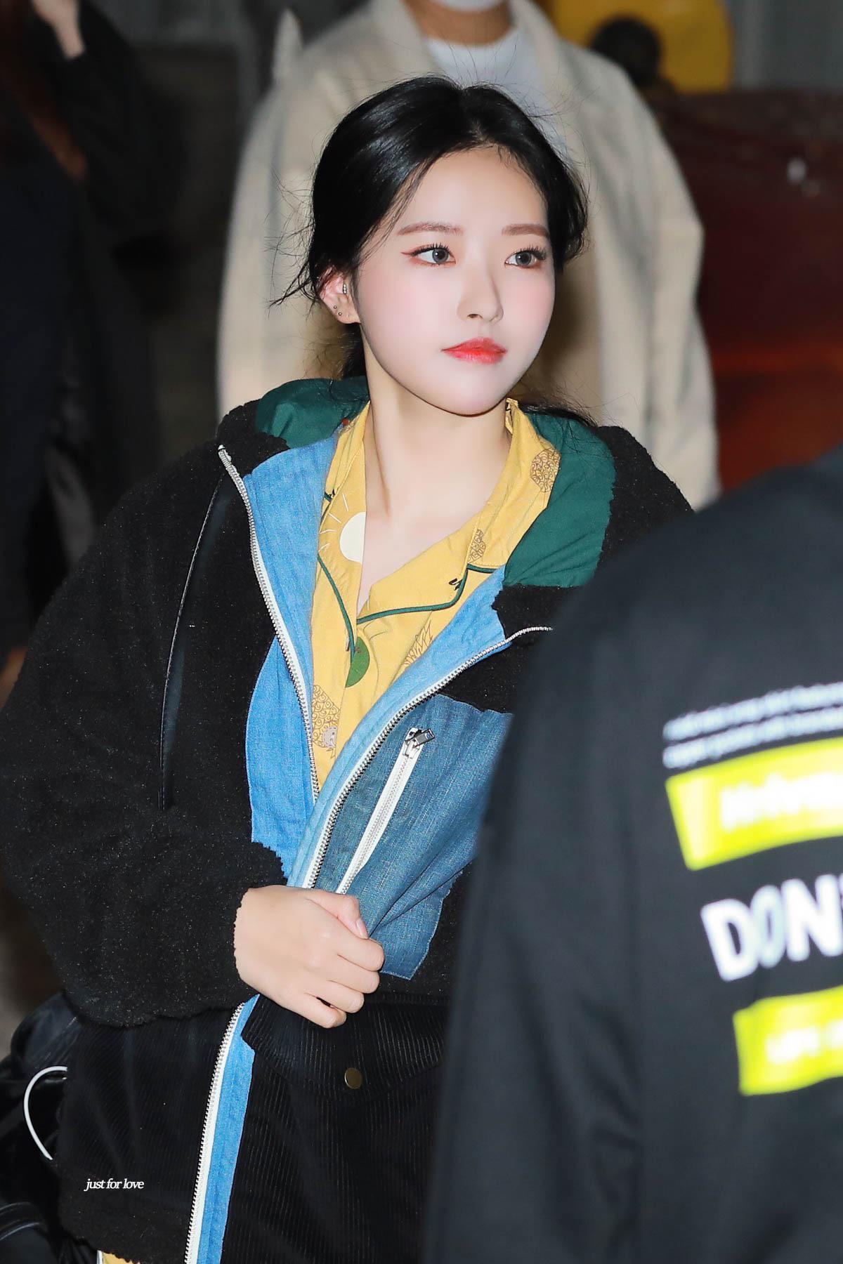 Olivia Hye Scrolller