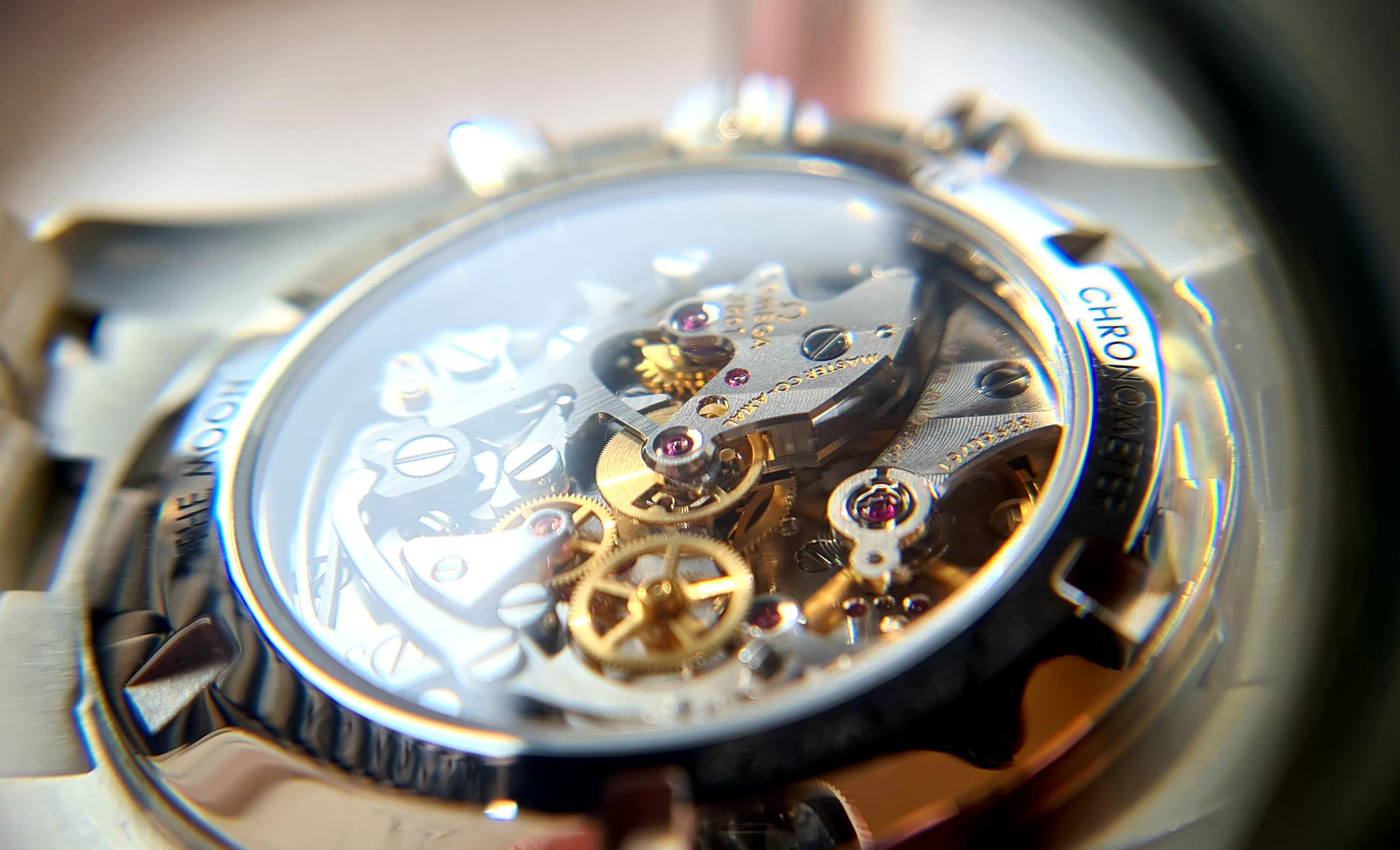 [Omega Speedmaster] The stunning 3861 calibre | Scrolller