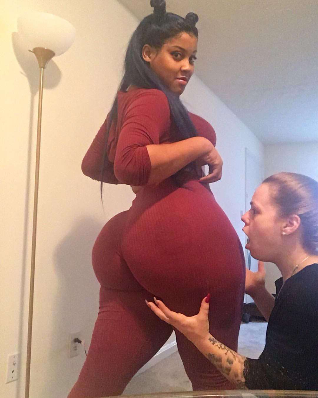 Omg ... Becky look at her butt | Scrolller