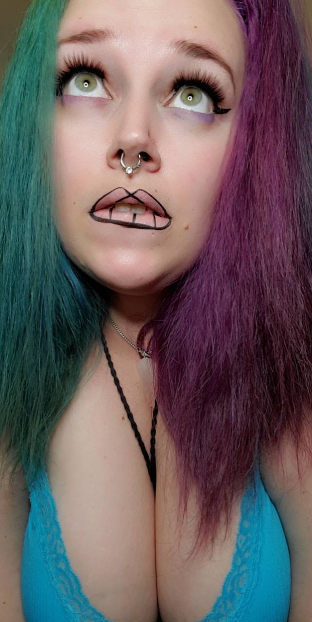 On my knees pov 😘 | Scrolller