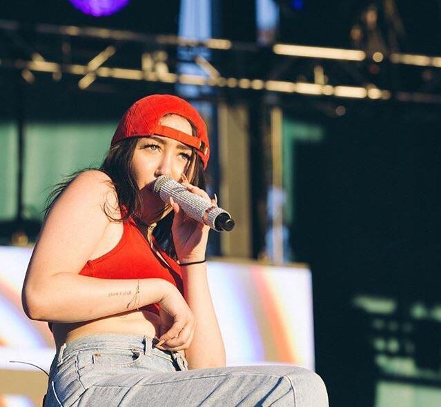 On stage | Scrolller